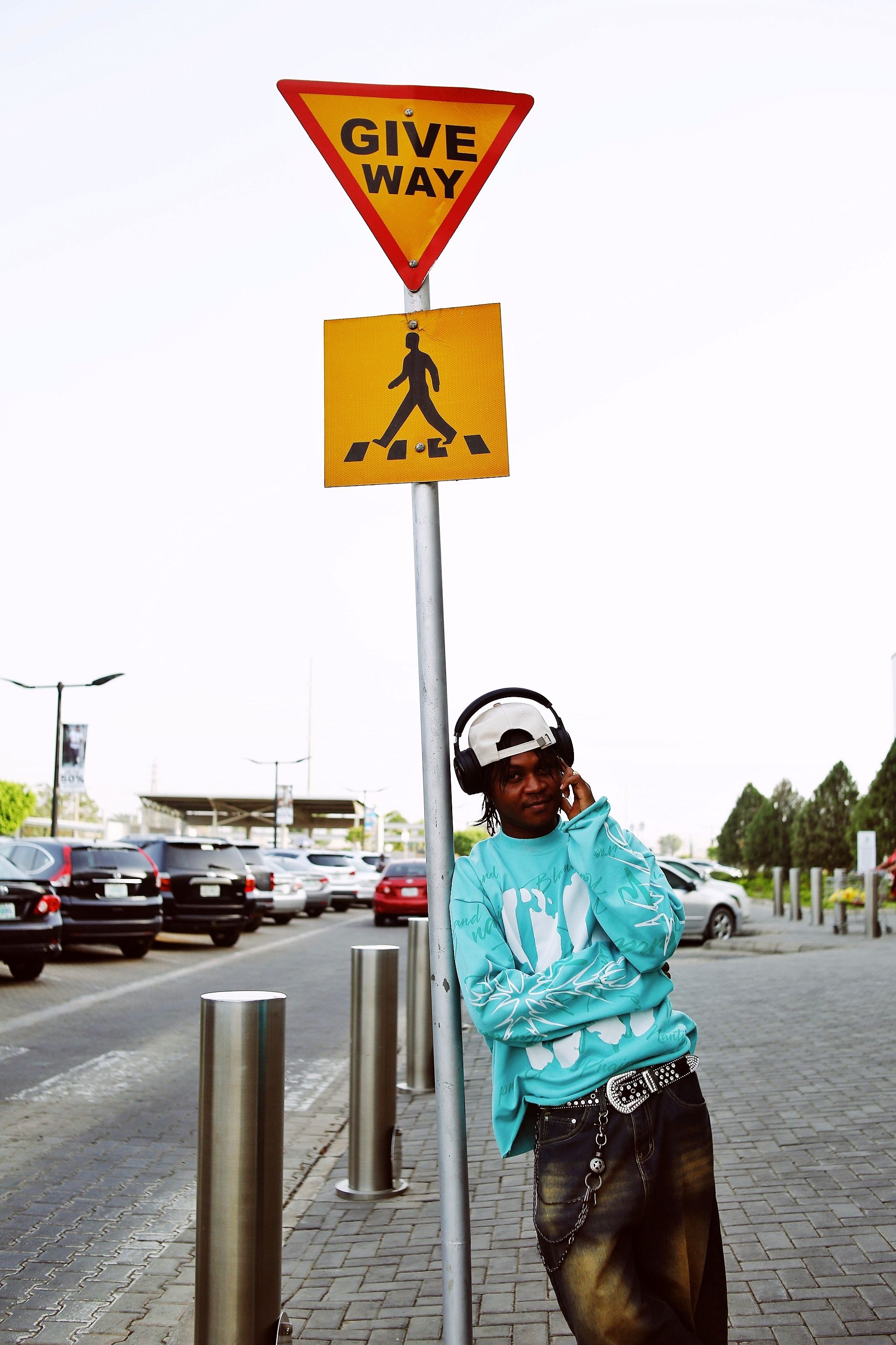 Urban Youth Fashion in Abuja Street Scene · Free Stock Photo