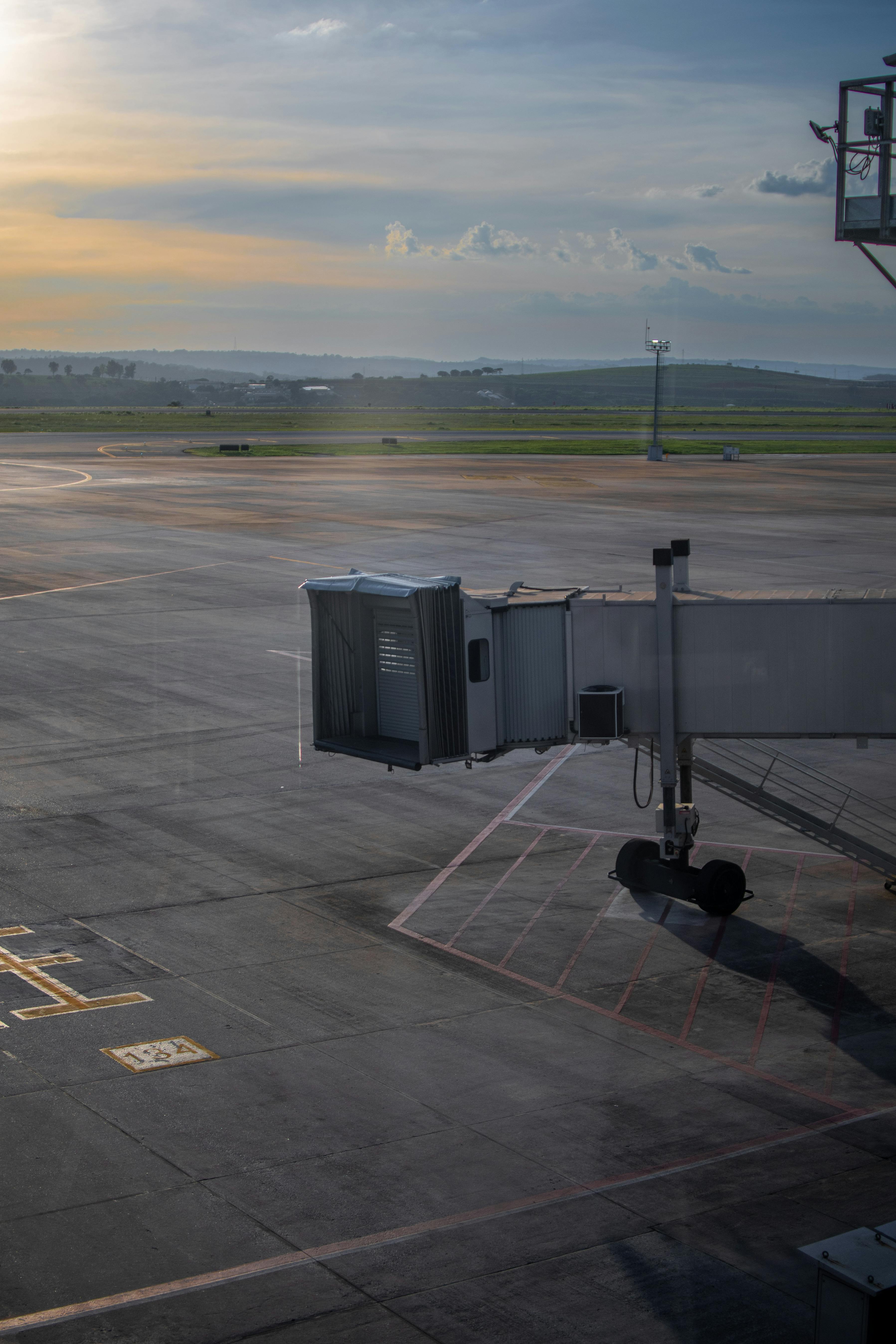 Empty Flight Runway Photos, Download The BEST Free Empty Flight Runway ...