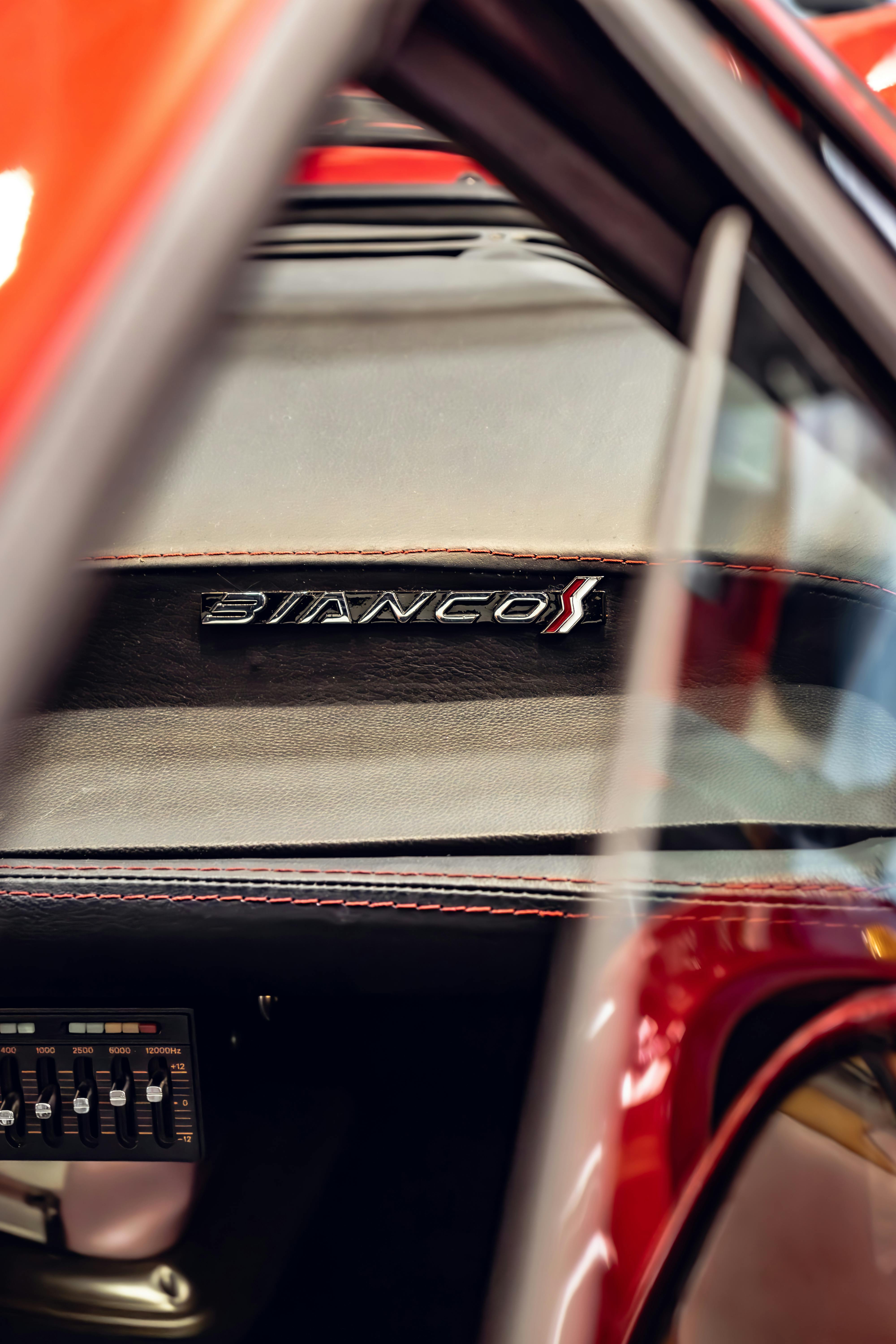 Close-Up of Bianco XL Sports Car Interior Design · Free Stock Photo