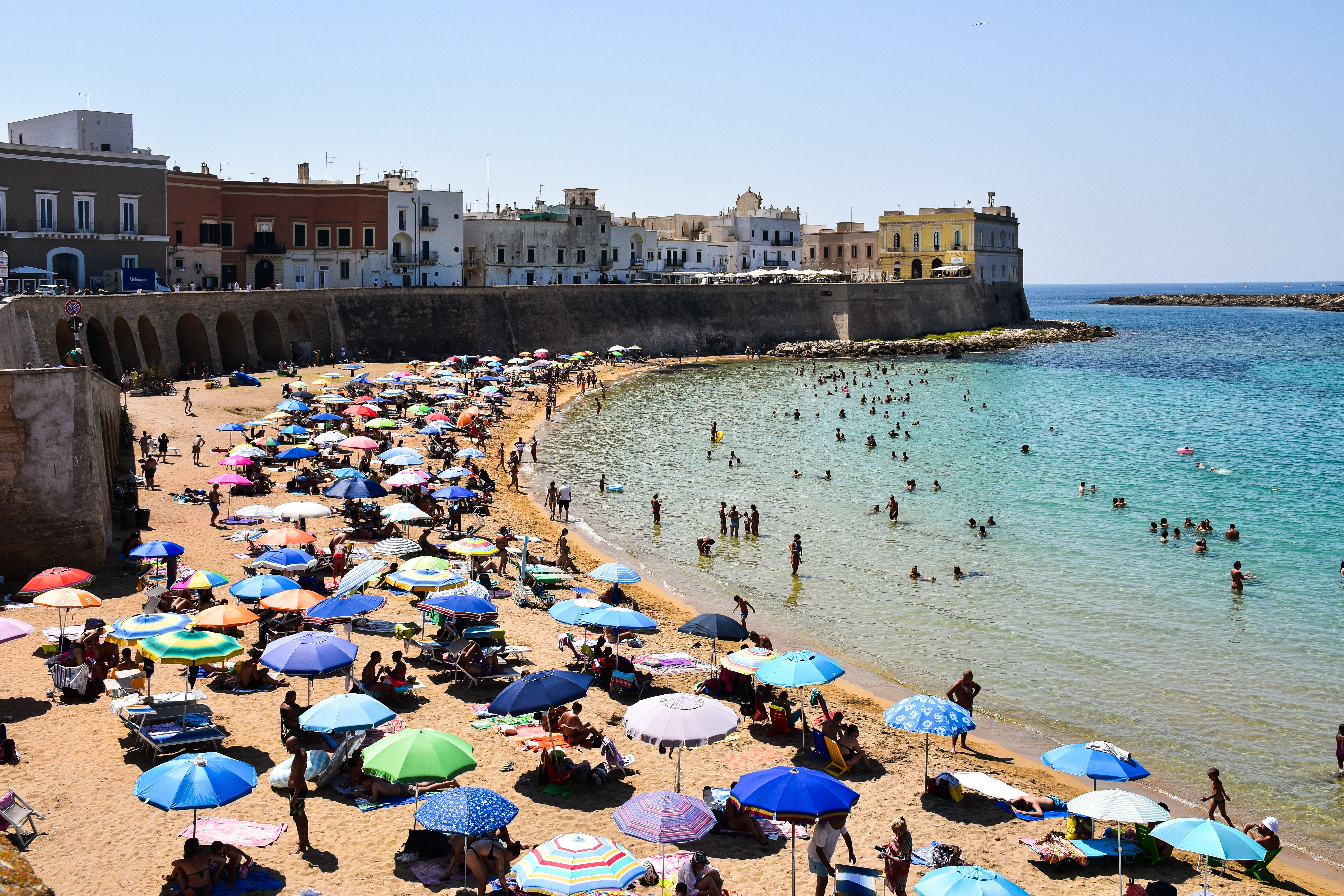 Sunny Beach Day in Apulia, South Italy · Free Stock Photo
