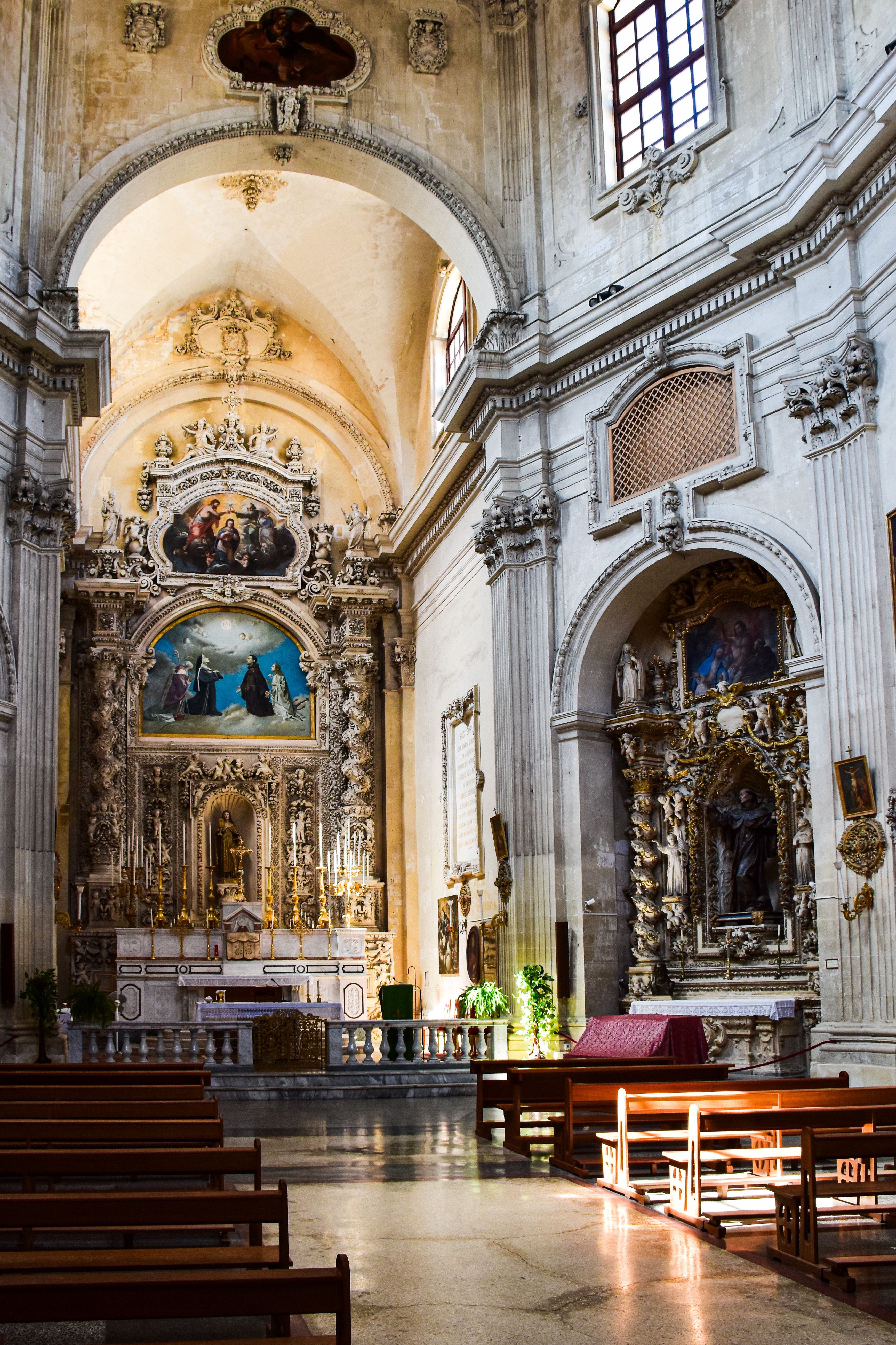 Baroque Architecture Inside Apulian Church · Free Stock Photo