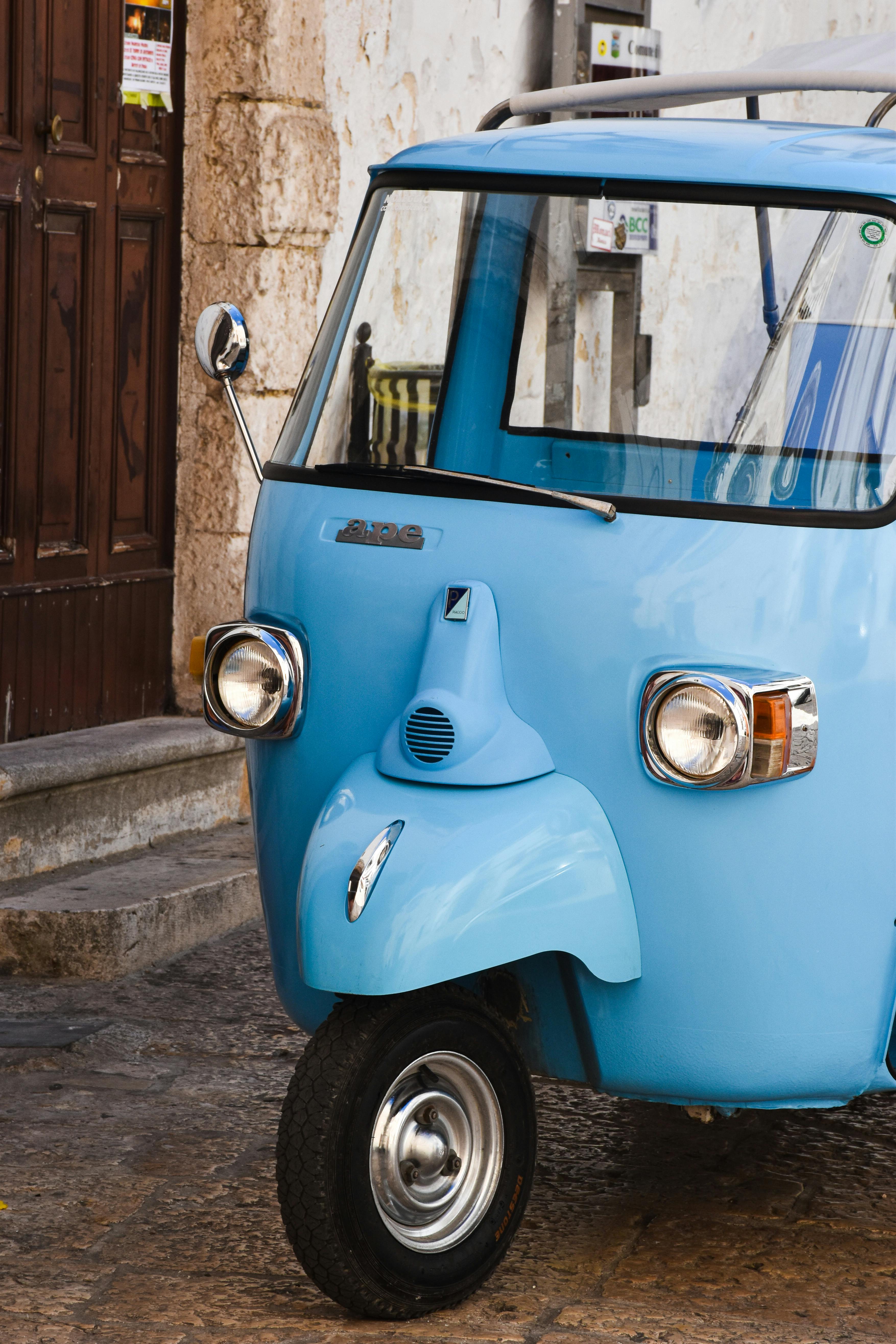 Charming Blue Ape in Historic Apulian Street · Free Stock Photo