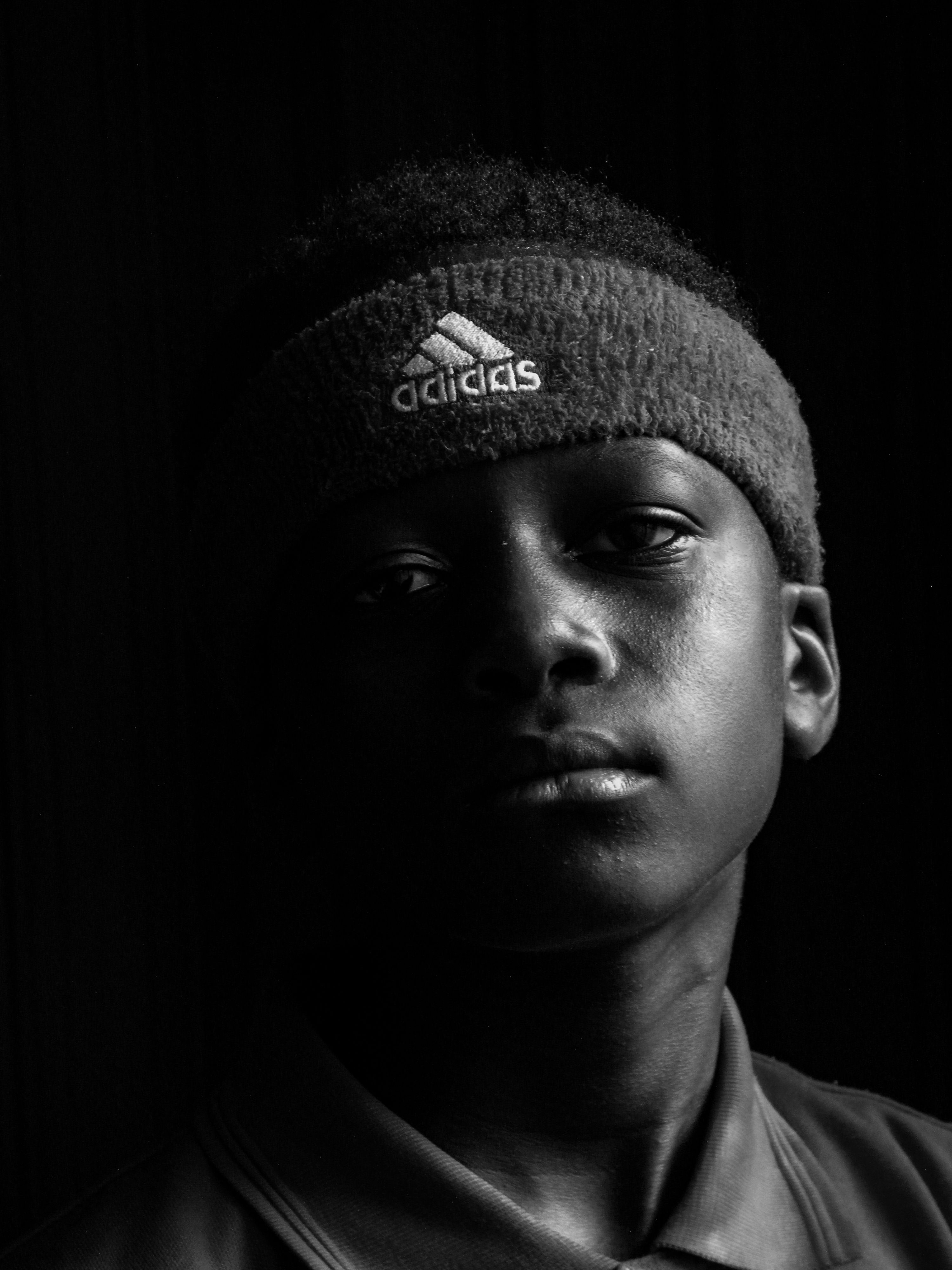 Portrait Noir Et Blanc D'un Jeune Athlète · Photo gratuite