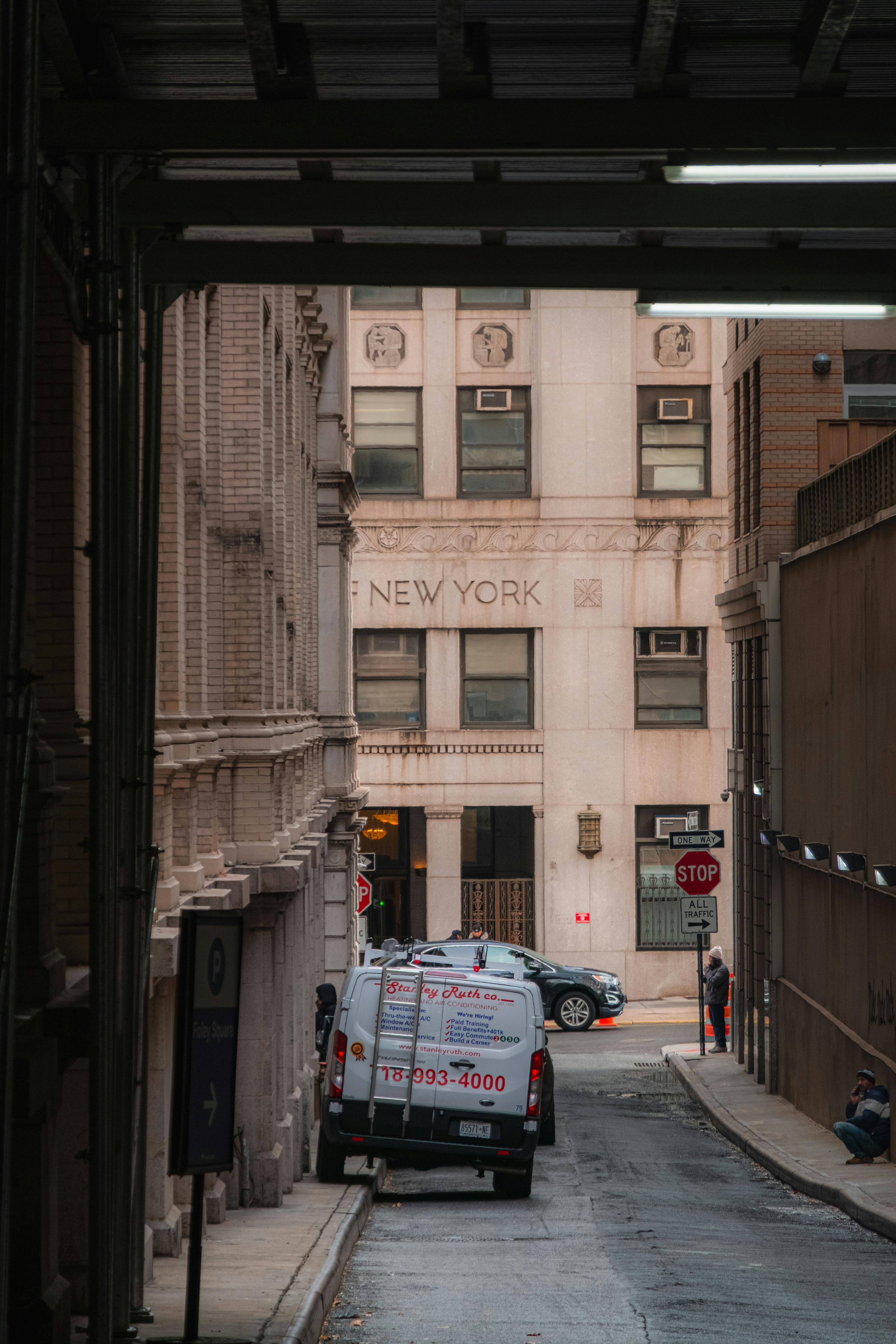 Urban Alleyway with New York City Architecture · Free Stock Photo