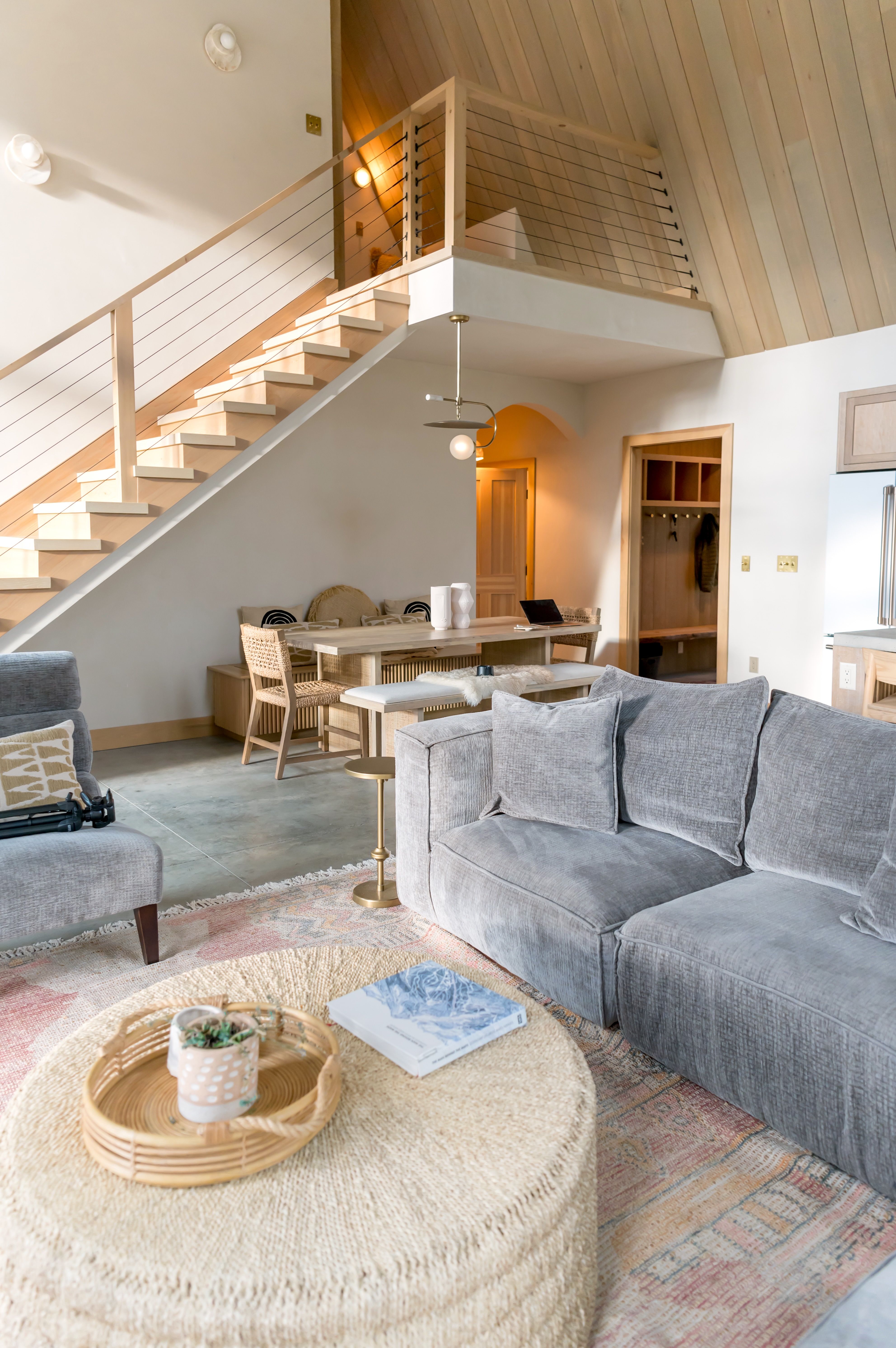 Cozy Modern Interior with Loft and Natural Light · Free Stock Photo