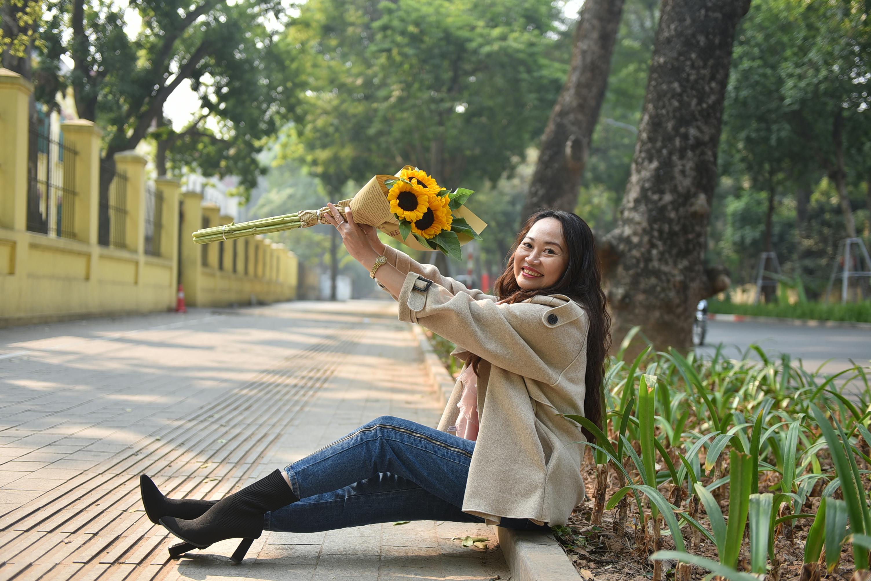 Gift Leg Photos, Download The BEST Free Gift Leg Stock Photos & HD Images