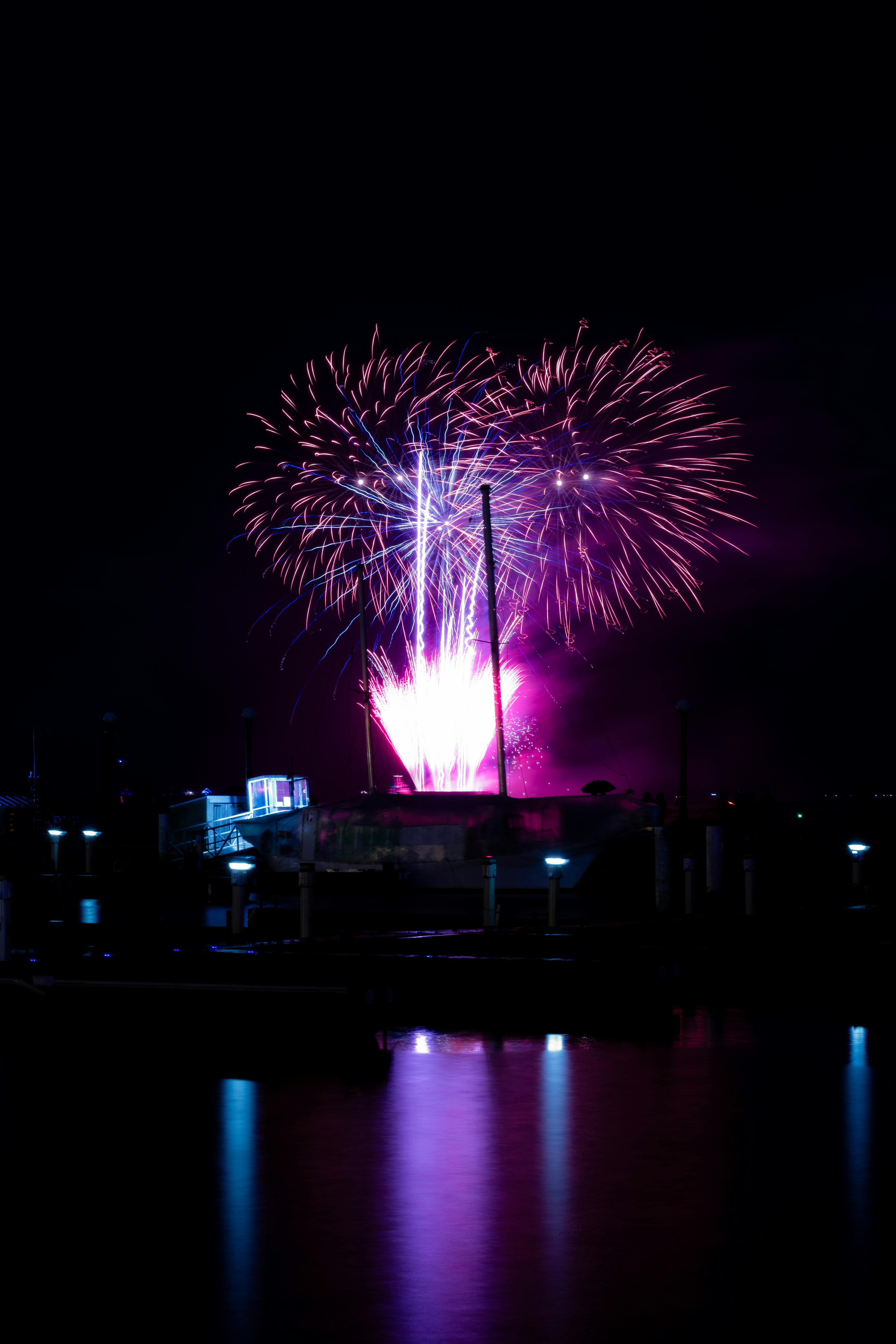 Vibrant Fireworks Display Over Toronto Waterfront · Free Stock Photo