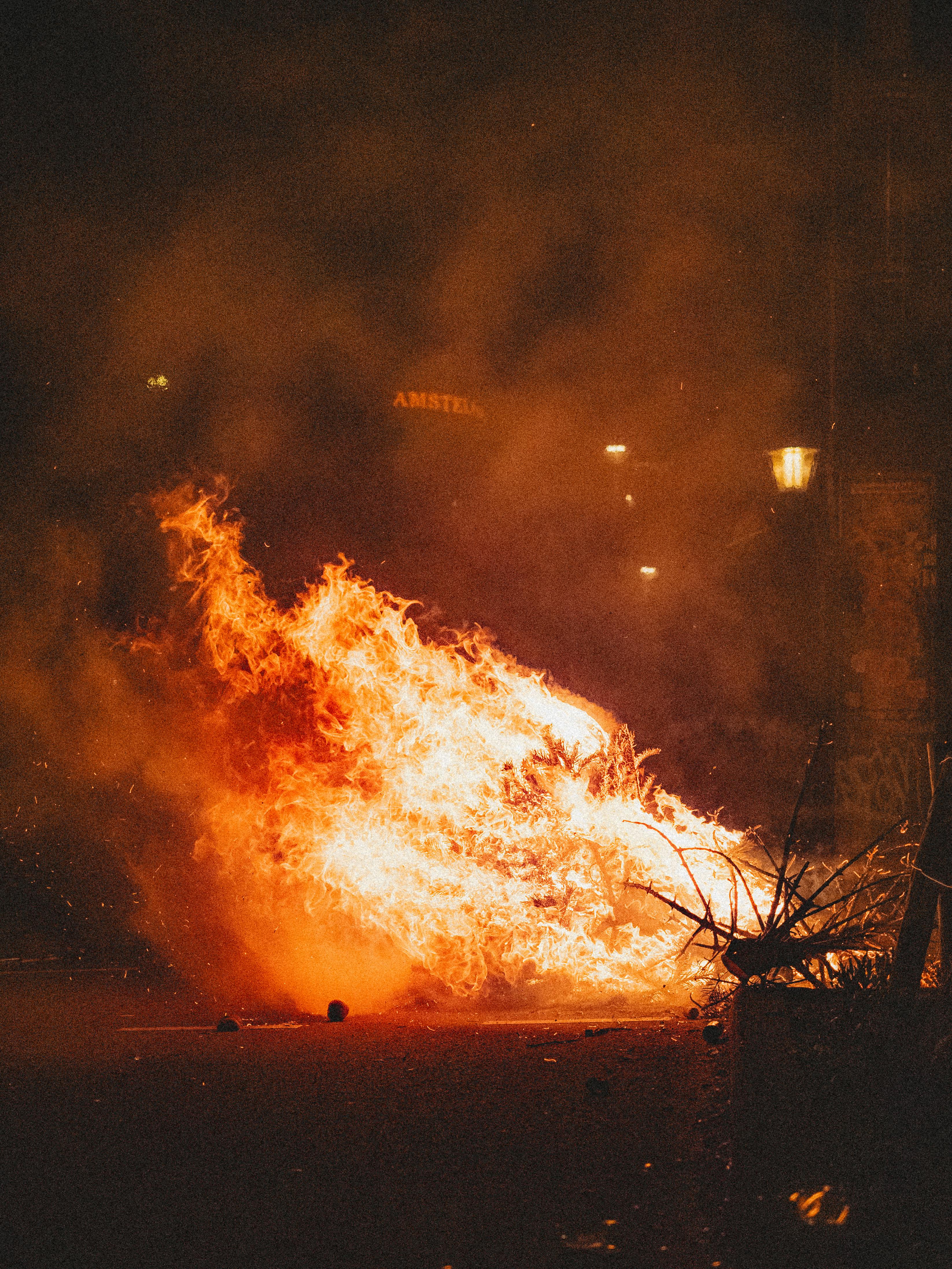 Dramatic Nighttime Fire in Amsterdam Street · Free Stock Photo