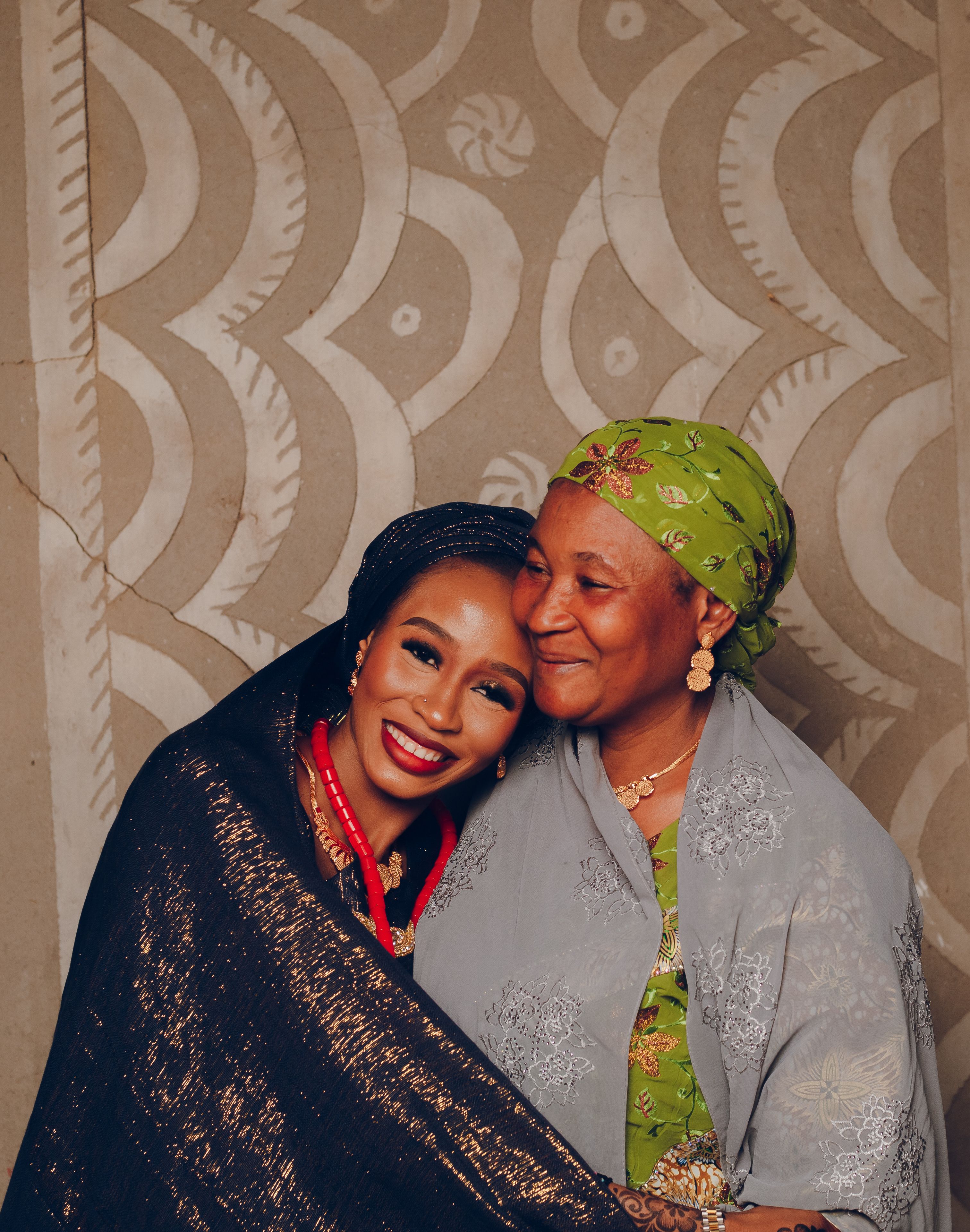 Heartwarming Portrait of Generational Bond · Free Stock Photo
