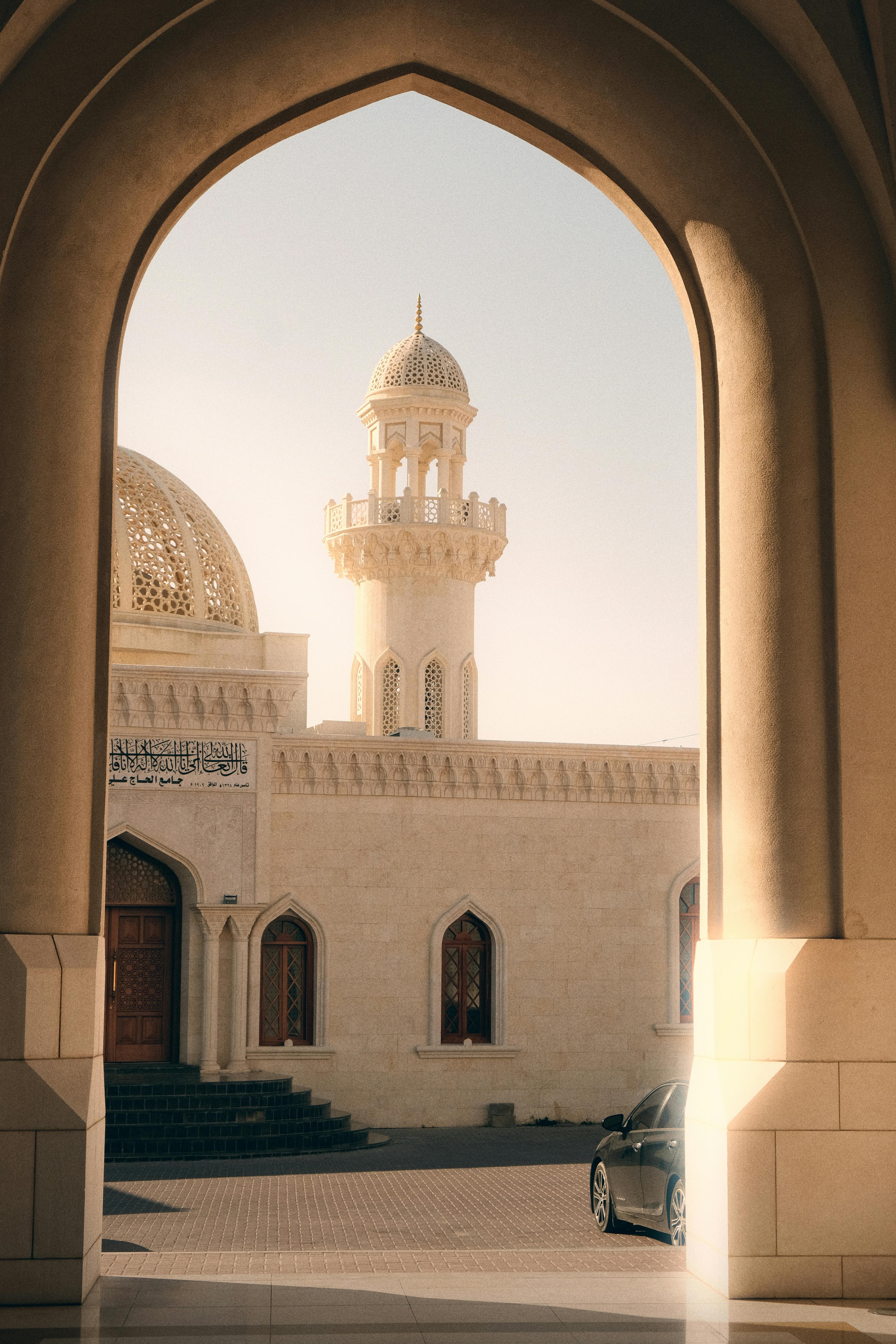 Stunning Mosque Architecture in Muscat, Oman · Free Stock Photo