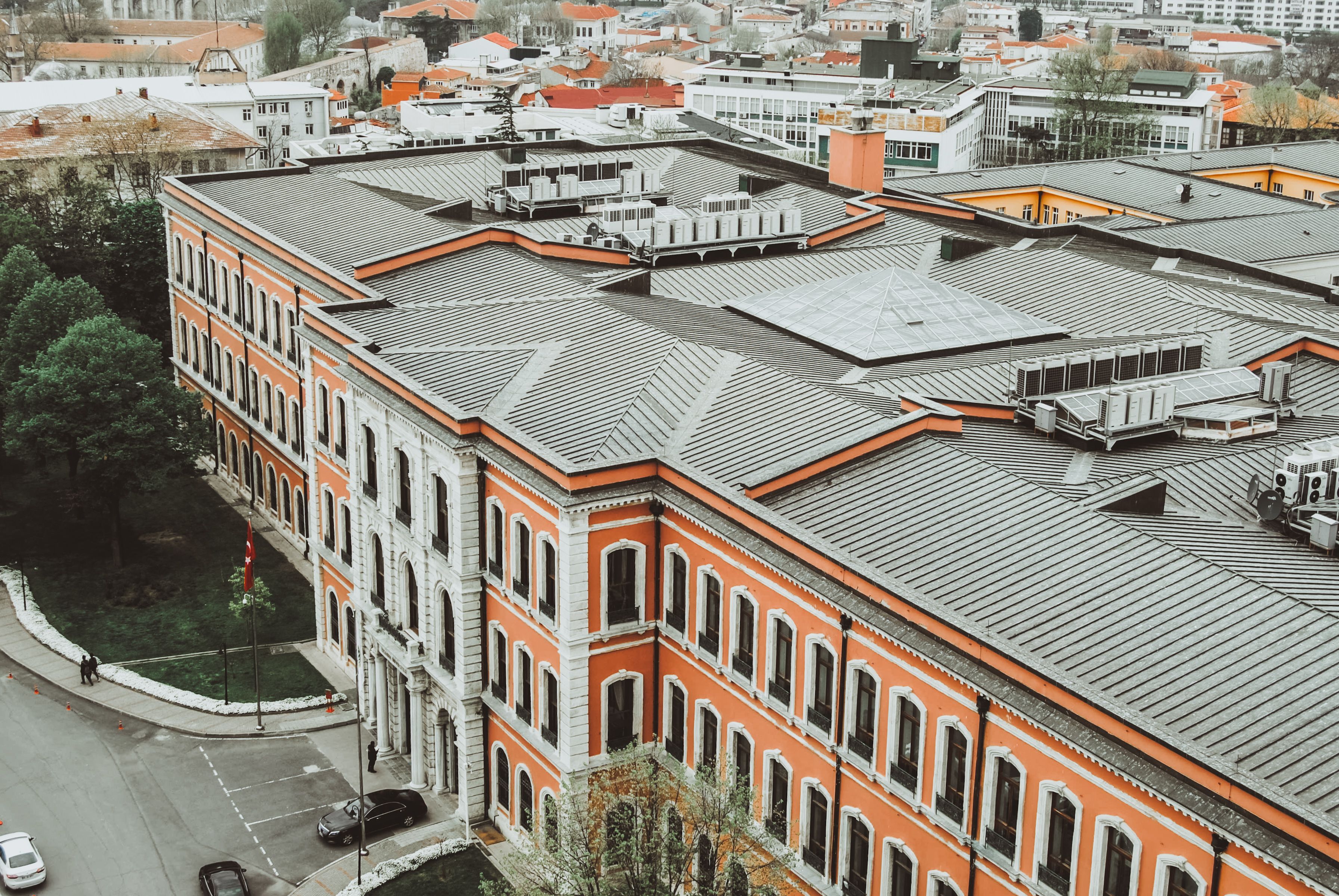Vista Aérea De Un Edificio Histórico De Ladrillo Rojo · Foto de stock ...