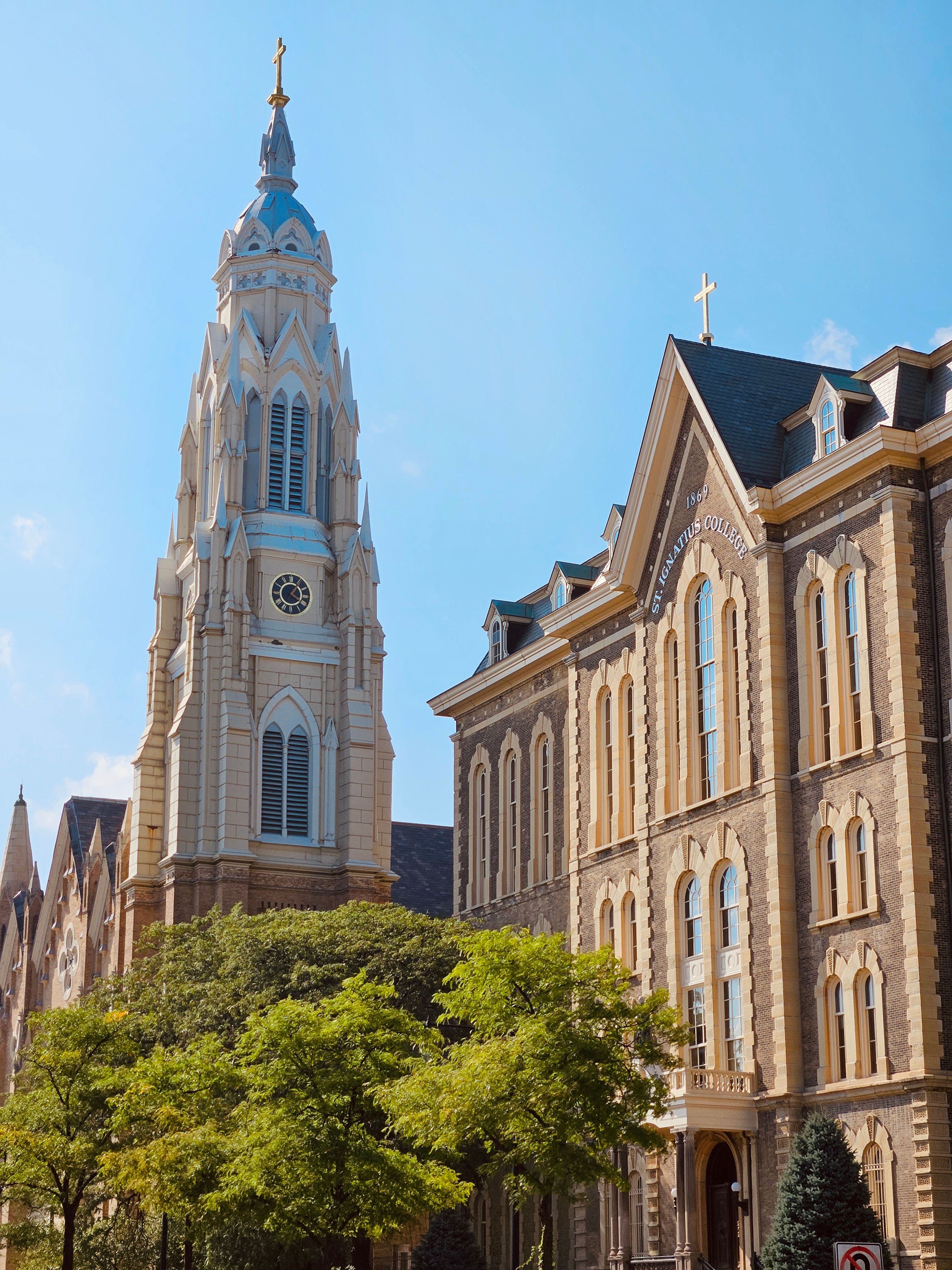 Stunning Church Architecture in Chicago · Free Stock Photo