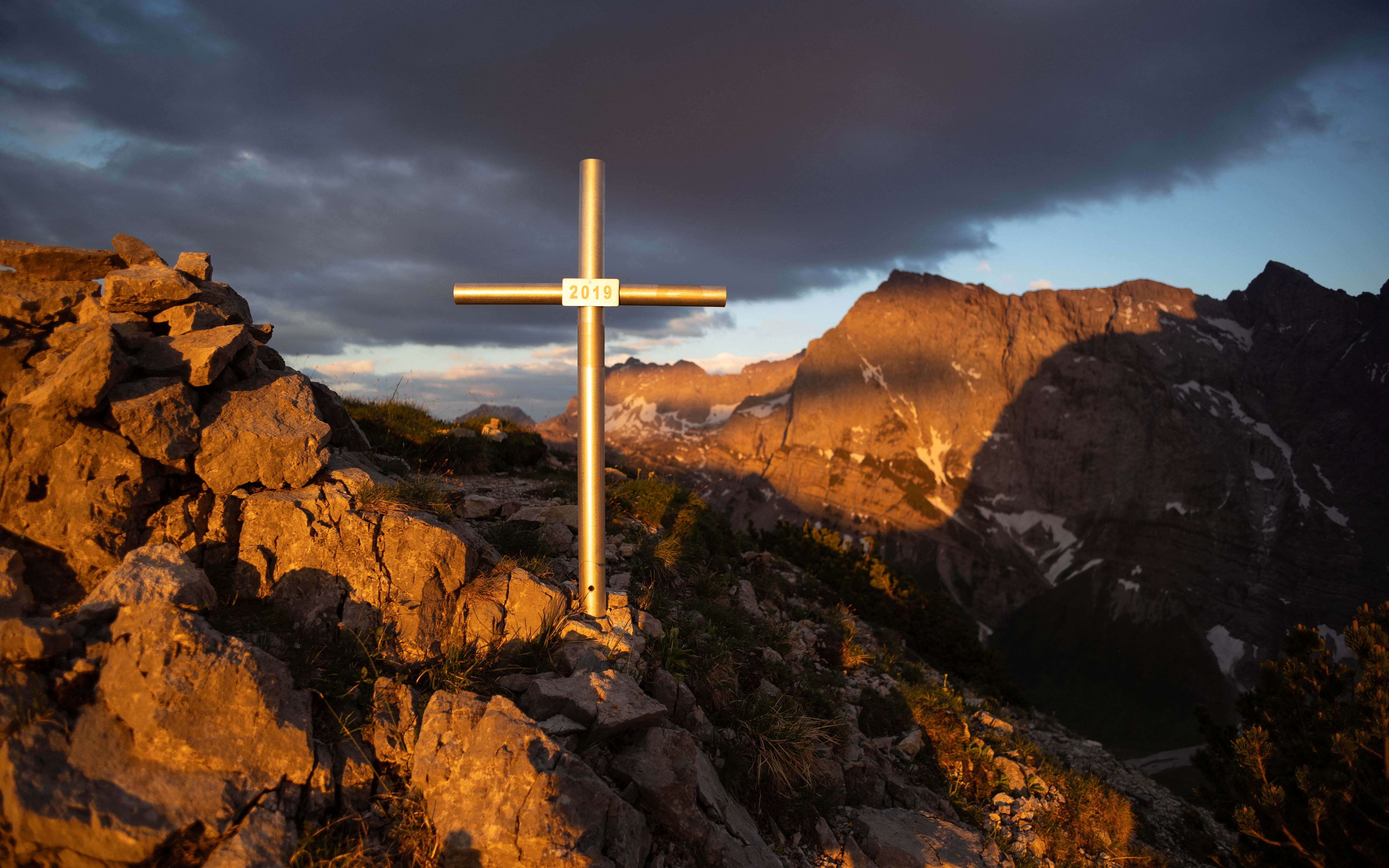 Sunset Mountain View with Cross in Tyrol, Austria · Free Stock Photo