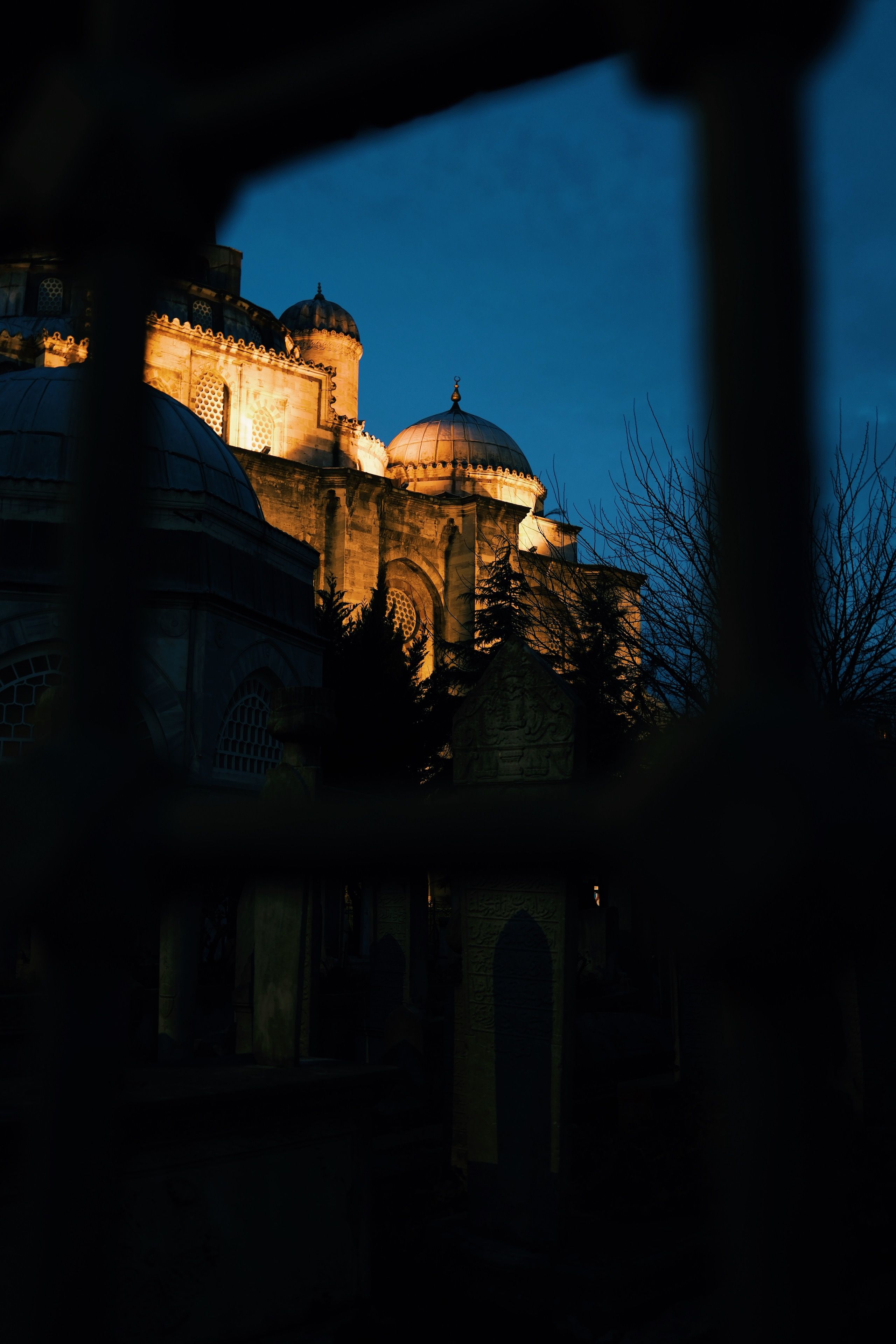 Stunning Night View of Historic Mosque Architecture · Free Stock Photo