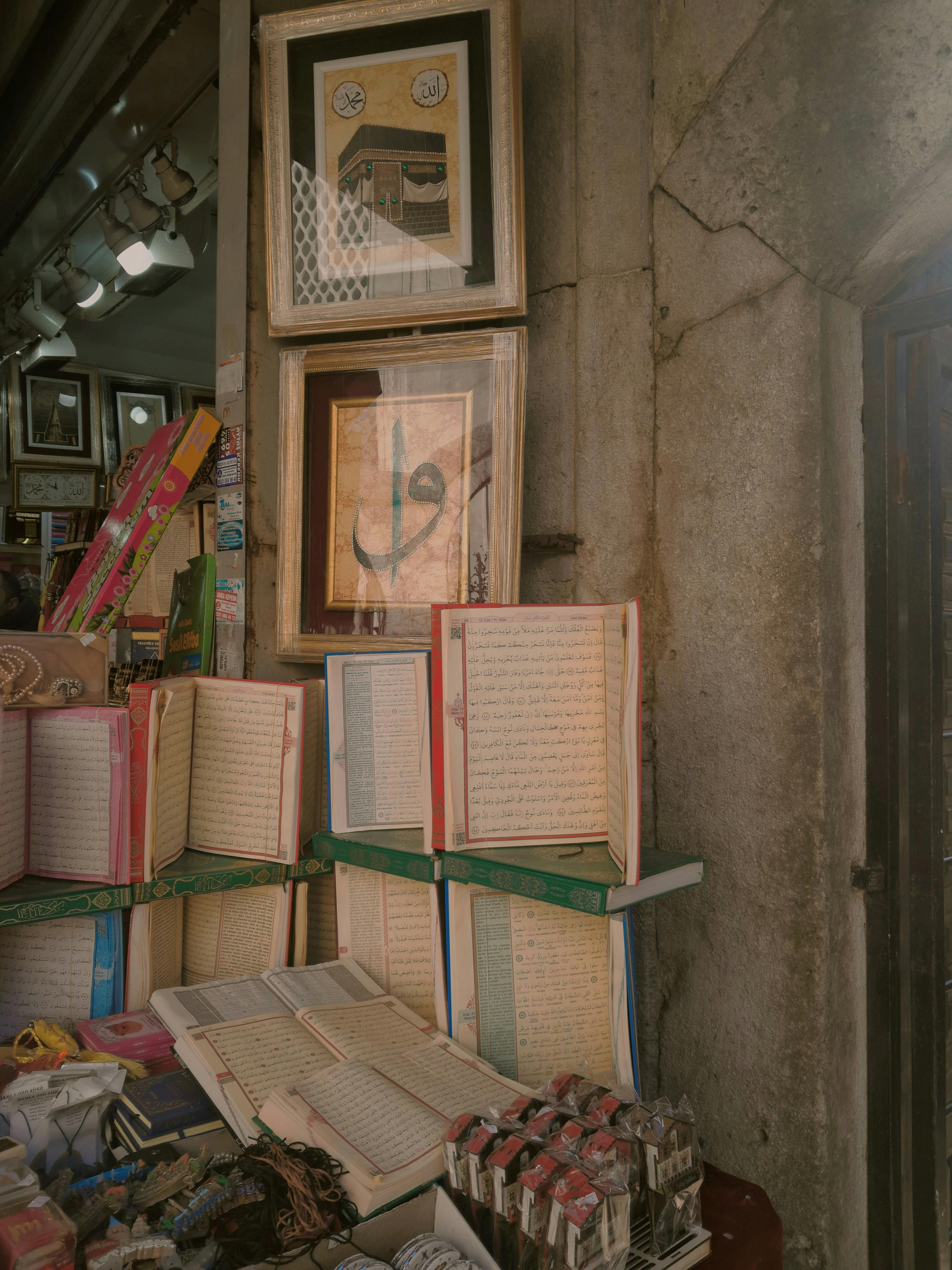 Arabic Calligraphy Books Display in Istanbul Shop · Free Stock Photo