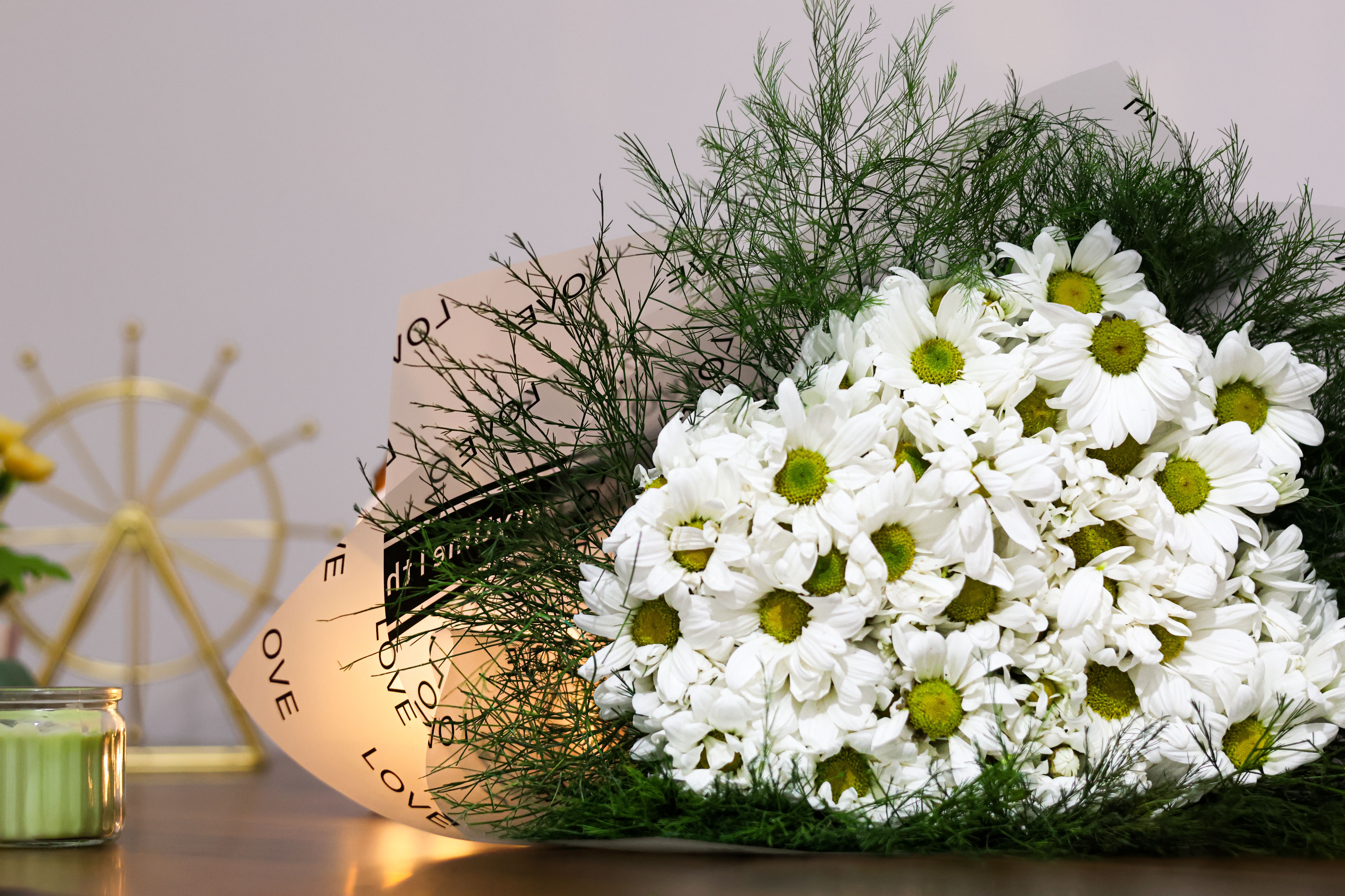 Bouquet Of Flowers On A Plane Background Photos, Download The BEST Free ...