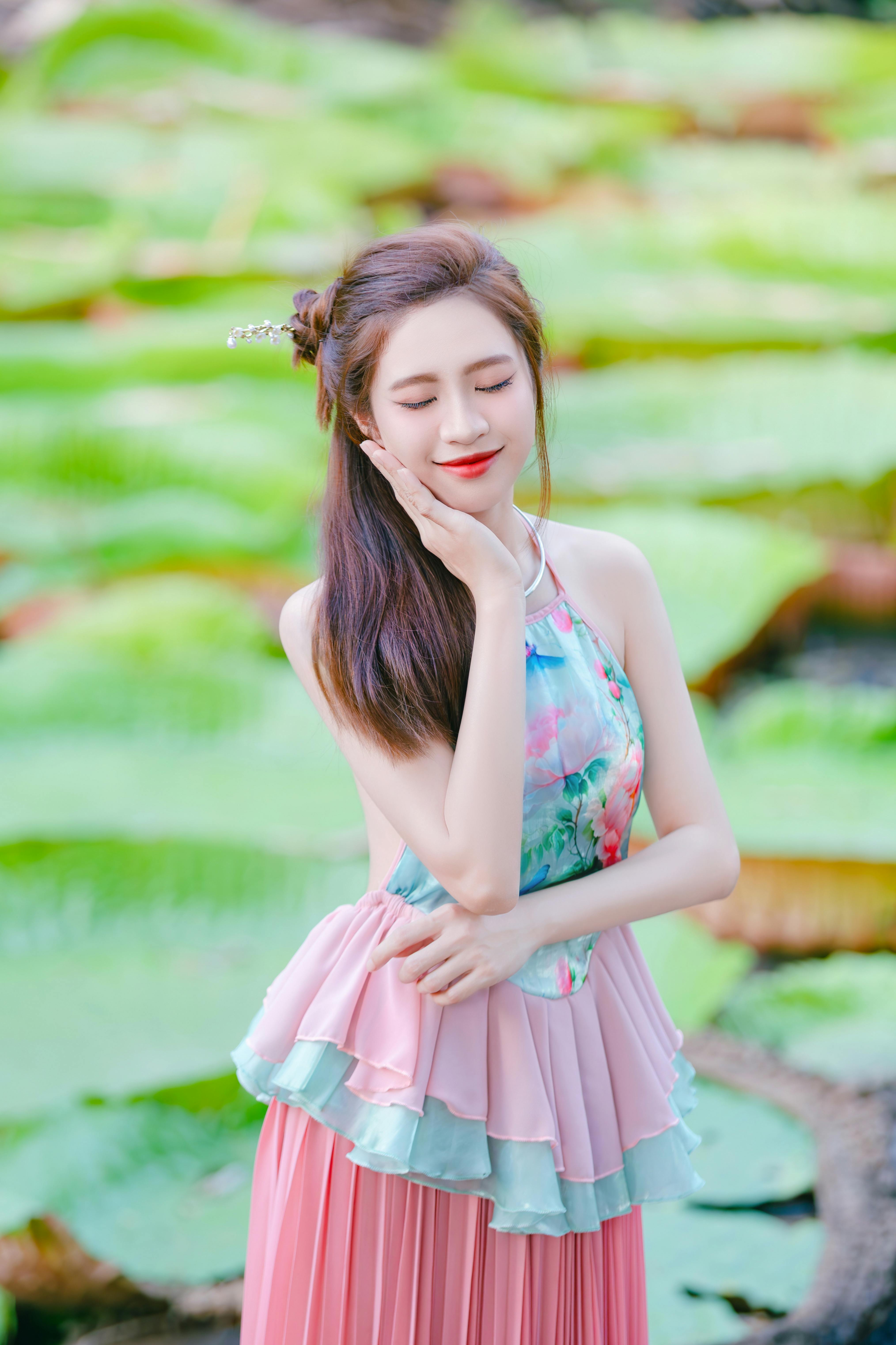 Pad Model Photos, Download The BEST Free Pad Model Stock Photos & HD Images