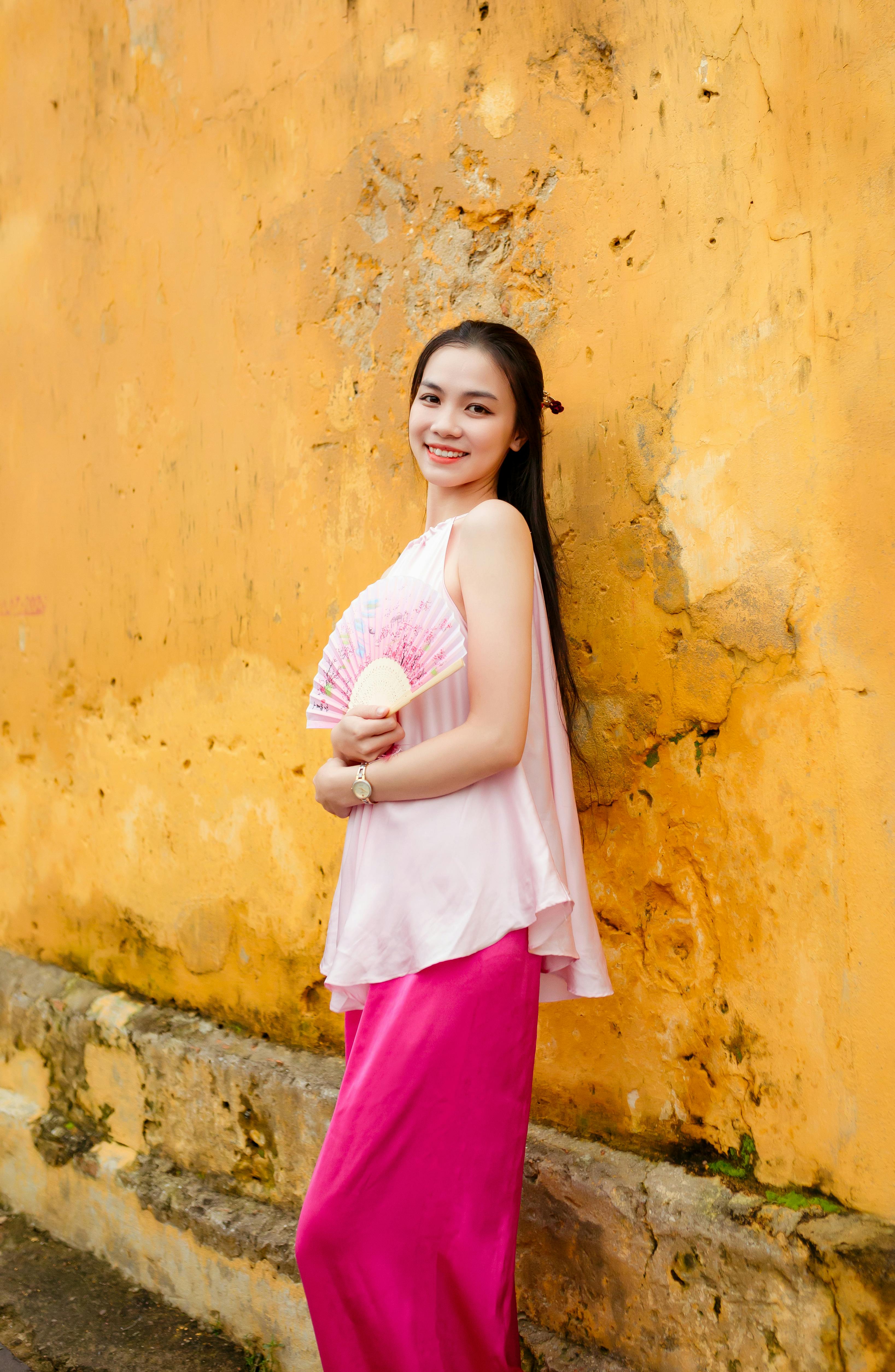 Traditional Vietnamese Portrait in Hội An · Free Stock Photo