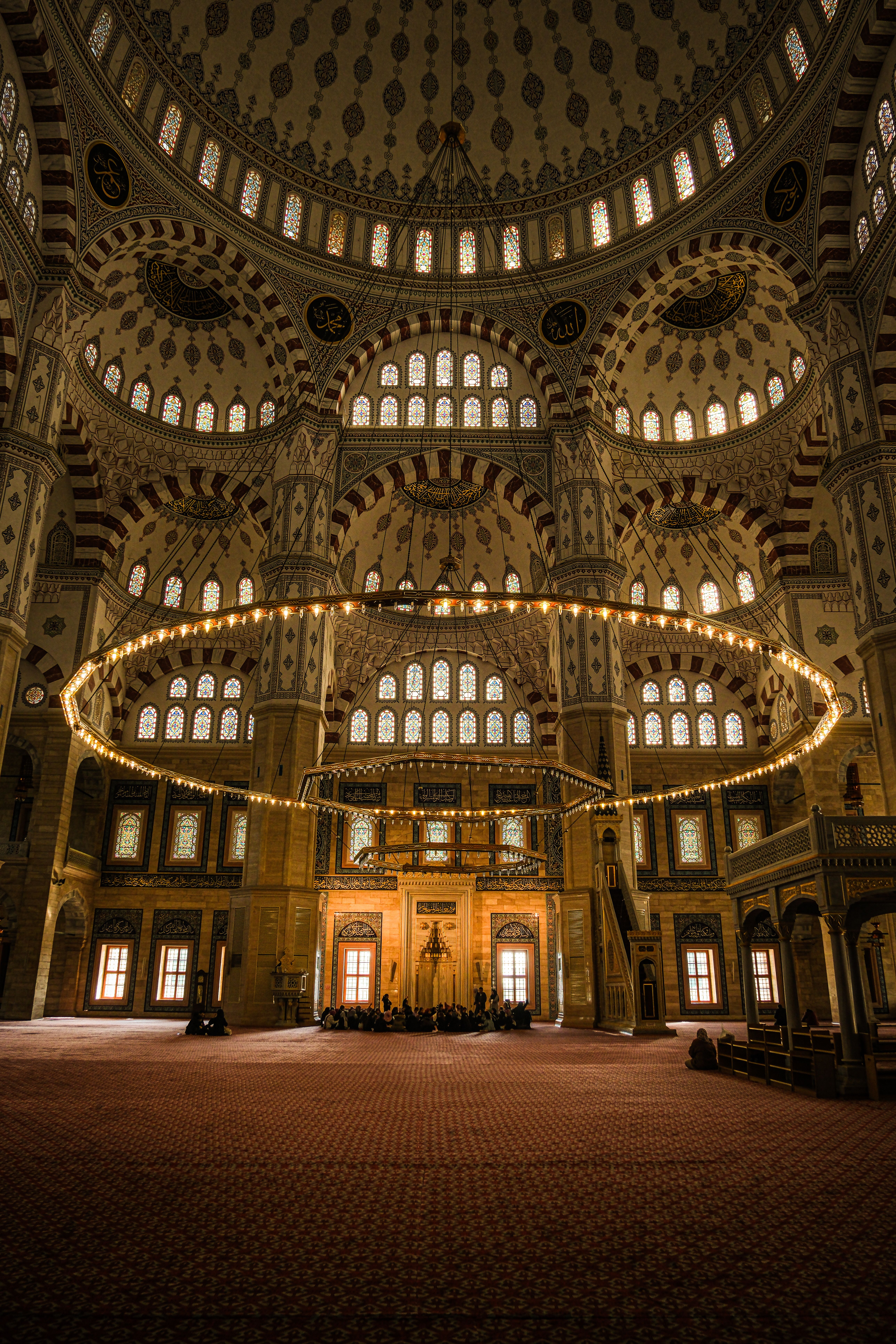 Stunning Interior View of a Grand Mosque Dome · Free Stock Photo