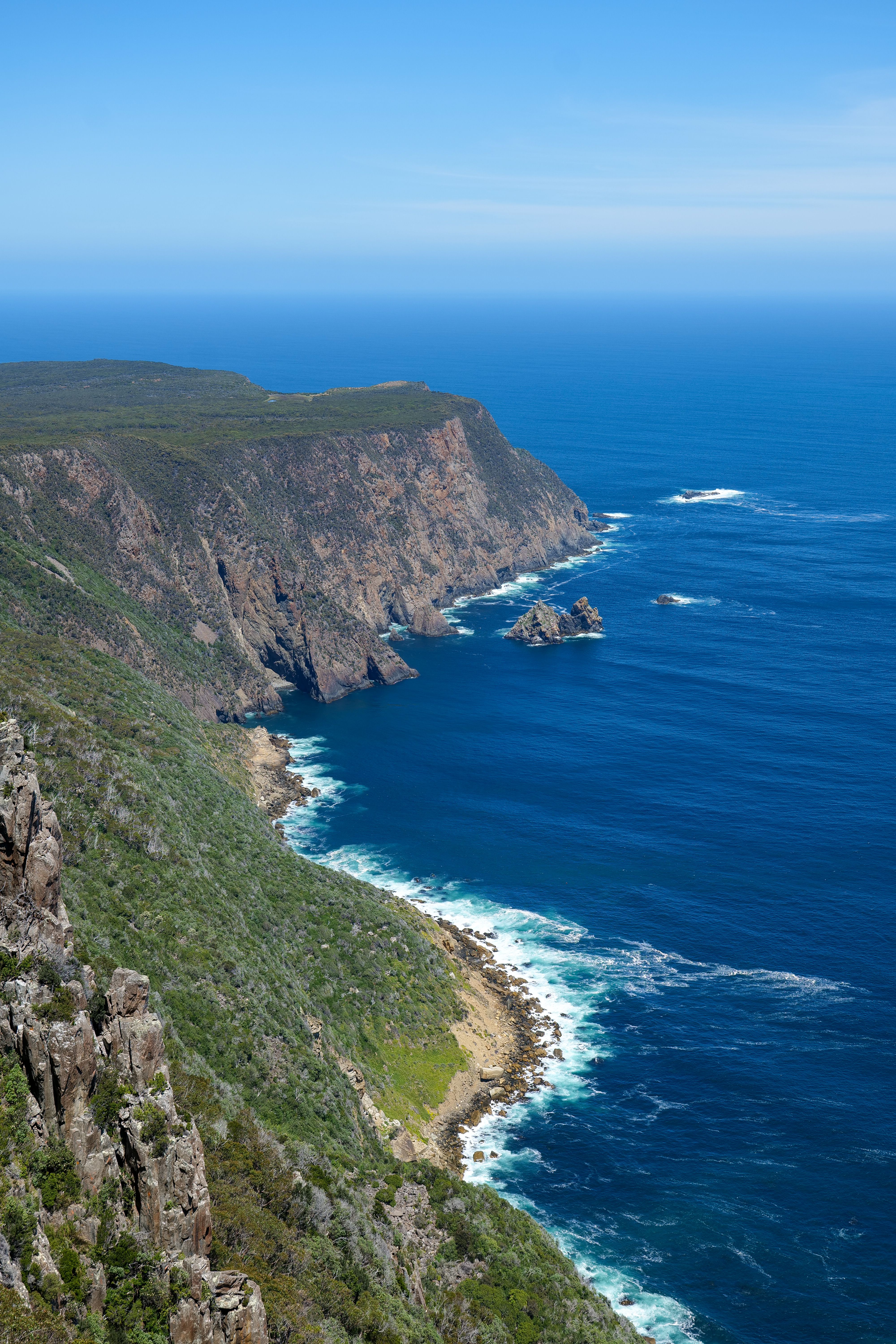 Stunning Cliffs and Blue Ocean in Tasmania · Free Stock Photo