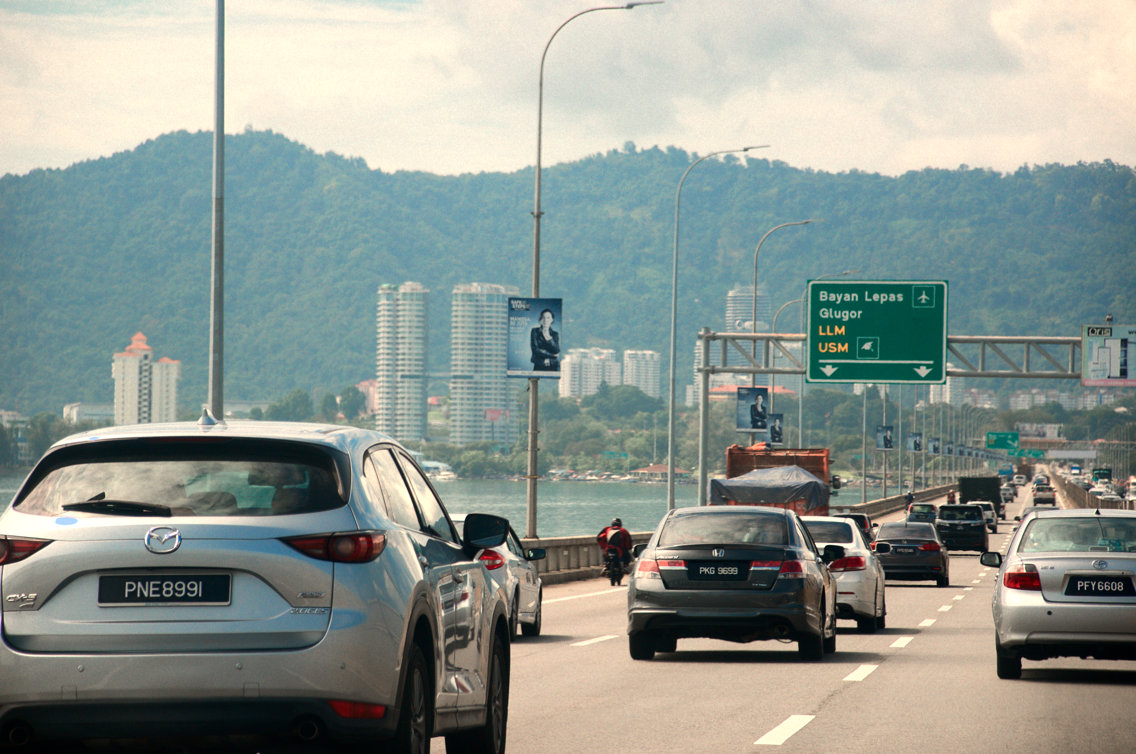 Bustling Traffic on Penang Bridge, Malaysia · Free Stock Photo