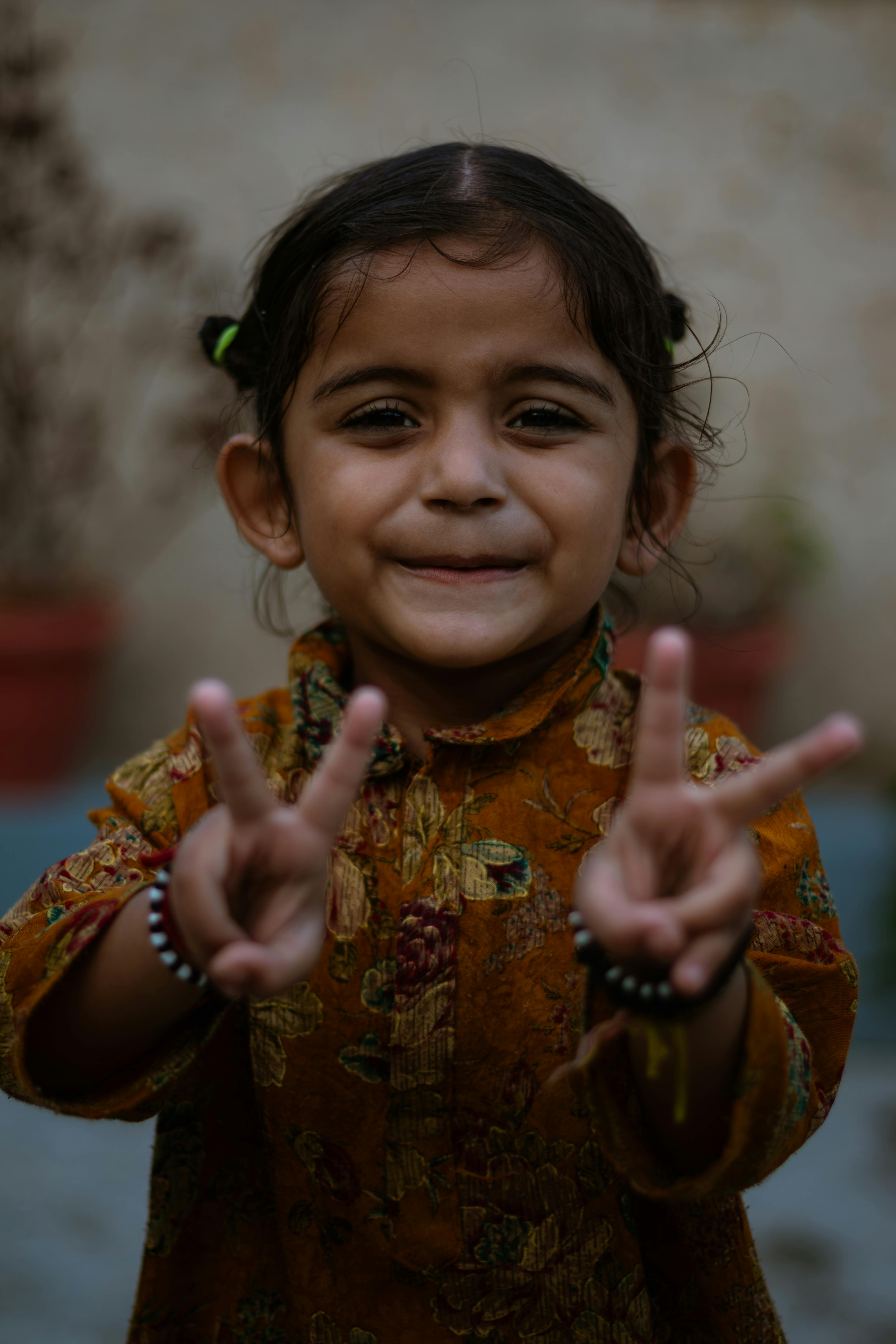 Lindo Retrato De Niña India · Foto de stock gratuita