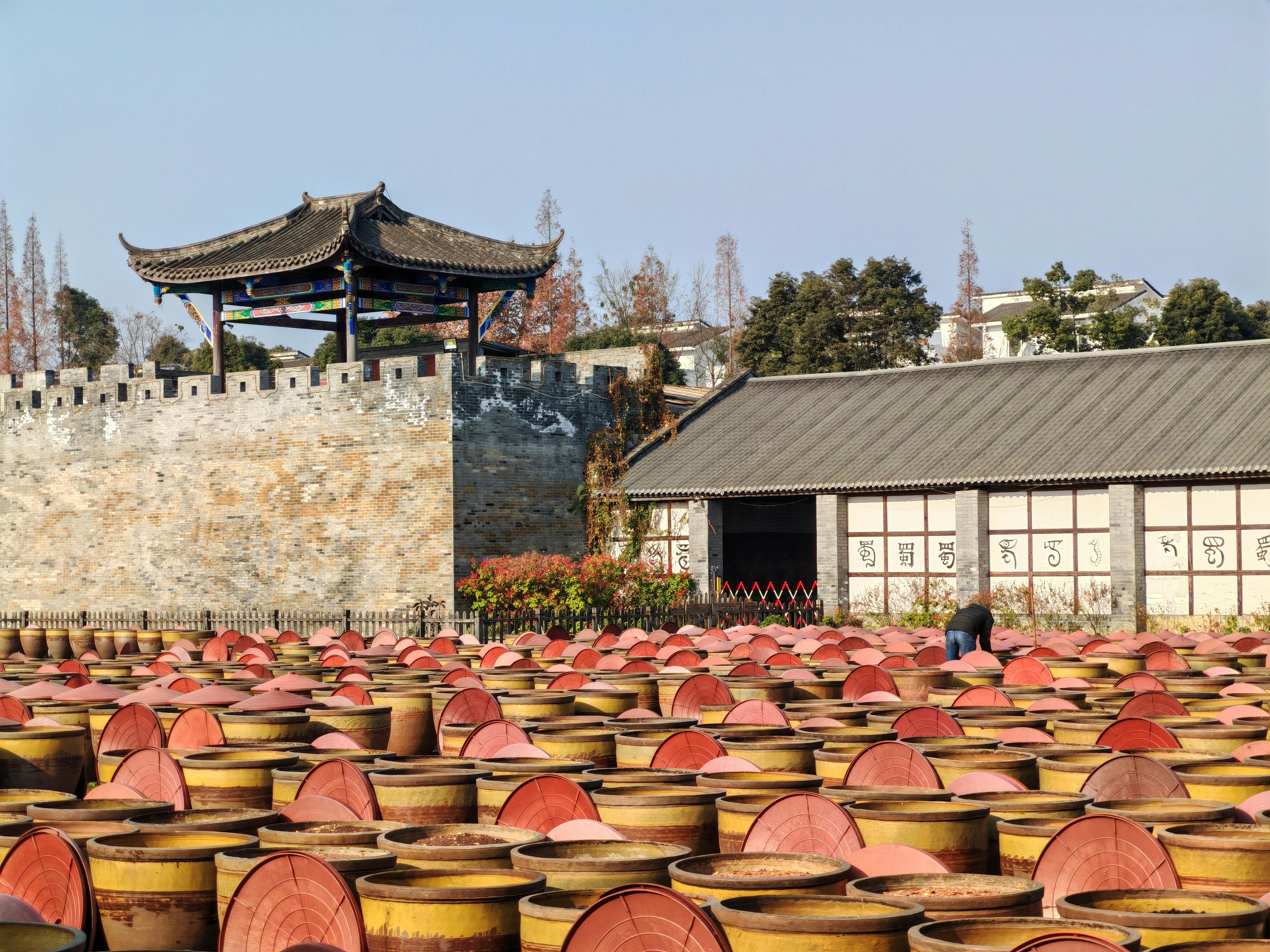 Traditional fermentation workshop with Chinese architecture · Free ...