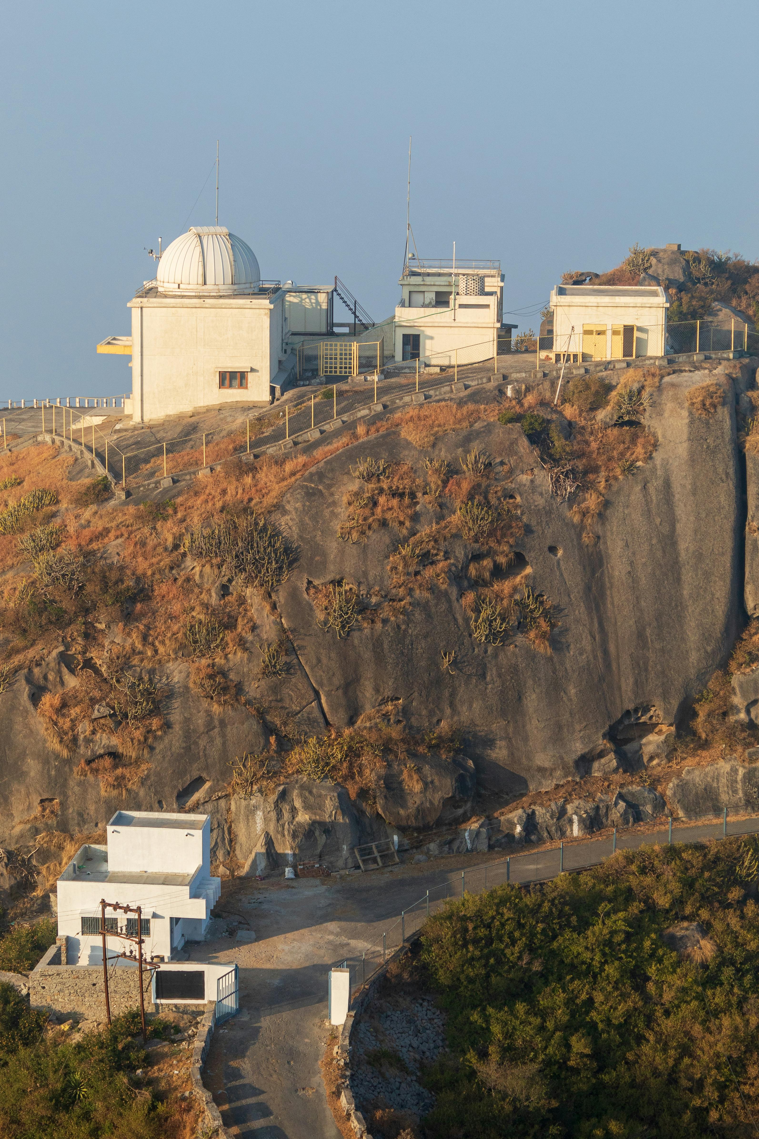 Mount Abu Observatory Overlooking Rocky Landscape · Free Stock Photo