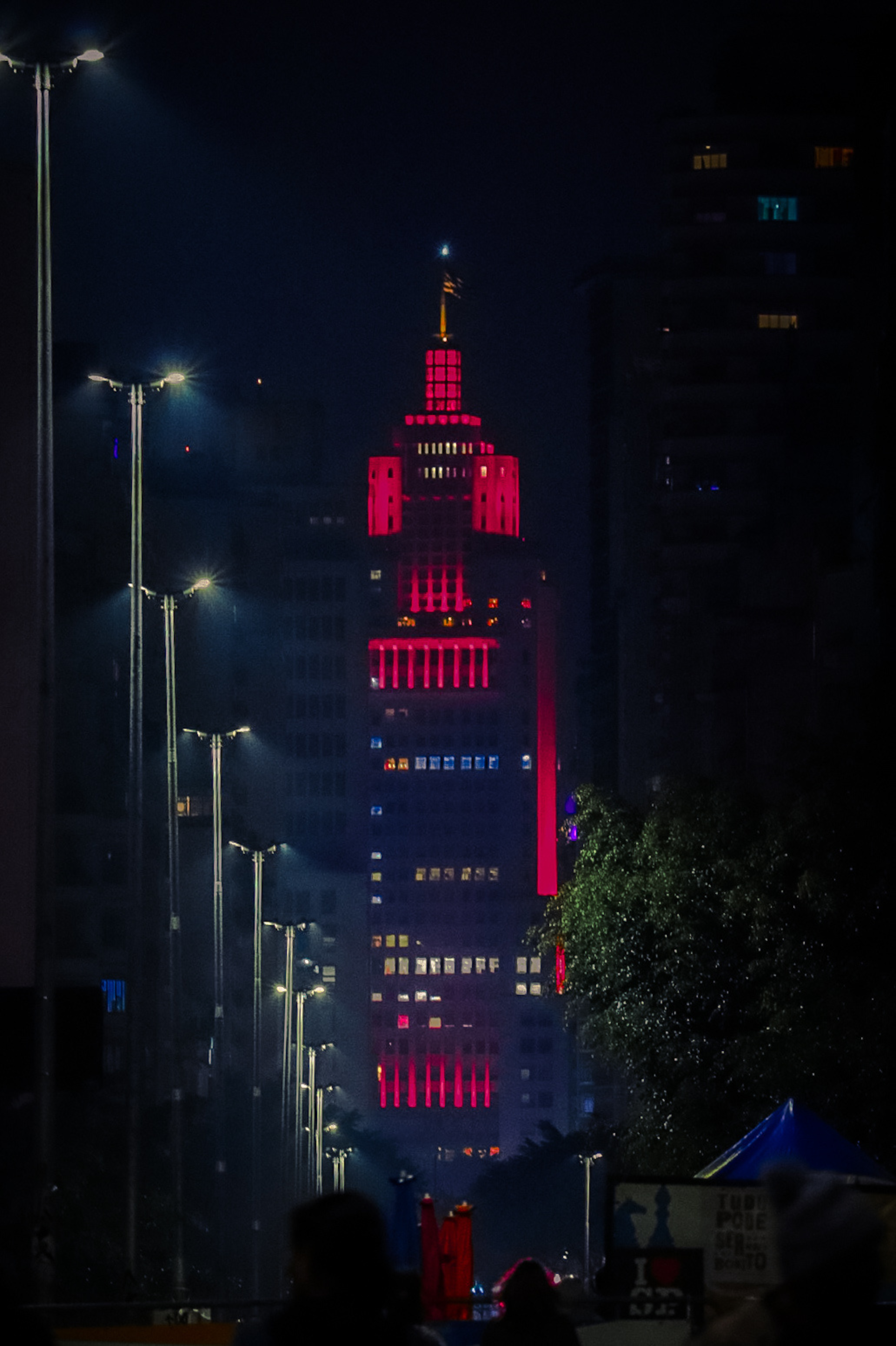 Spider Man En La Cima Del Edificio · Foto de stock gratuita