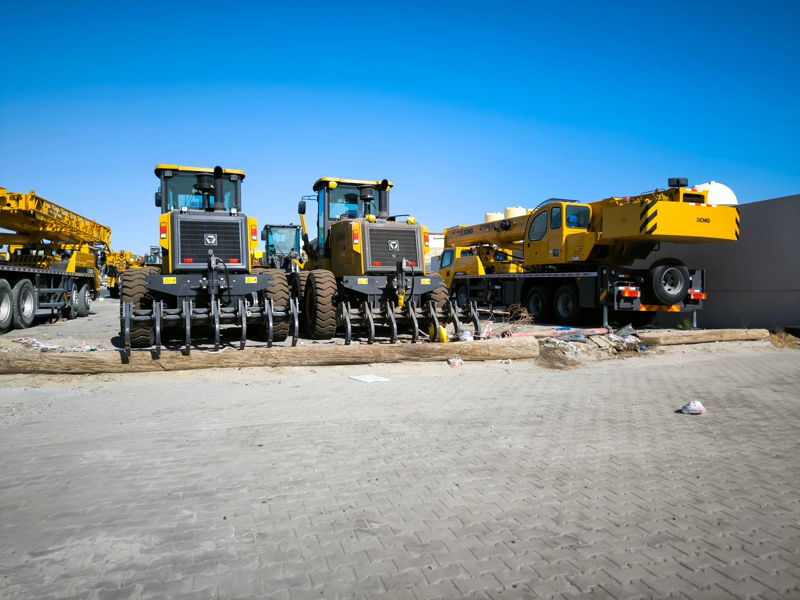 Construction Machinery And Heavy Trucks Photos, Download The BEST Free ...