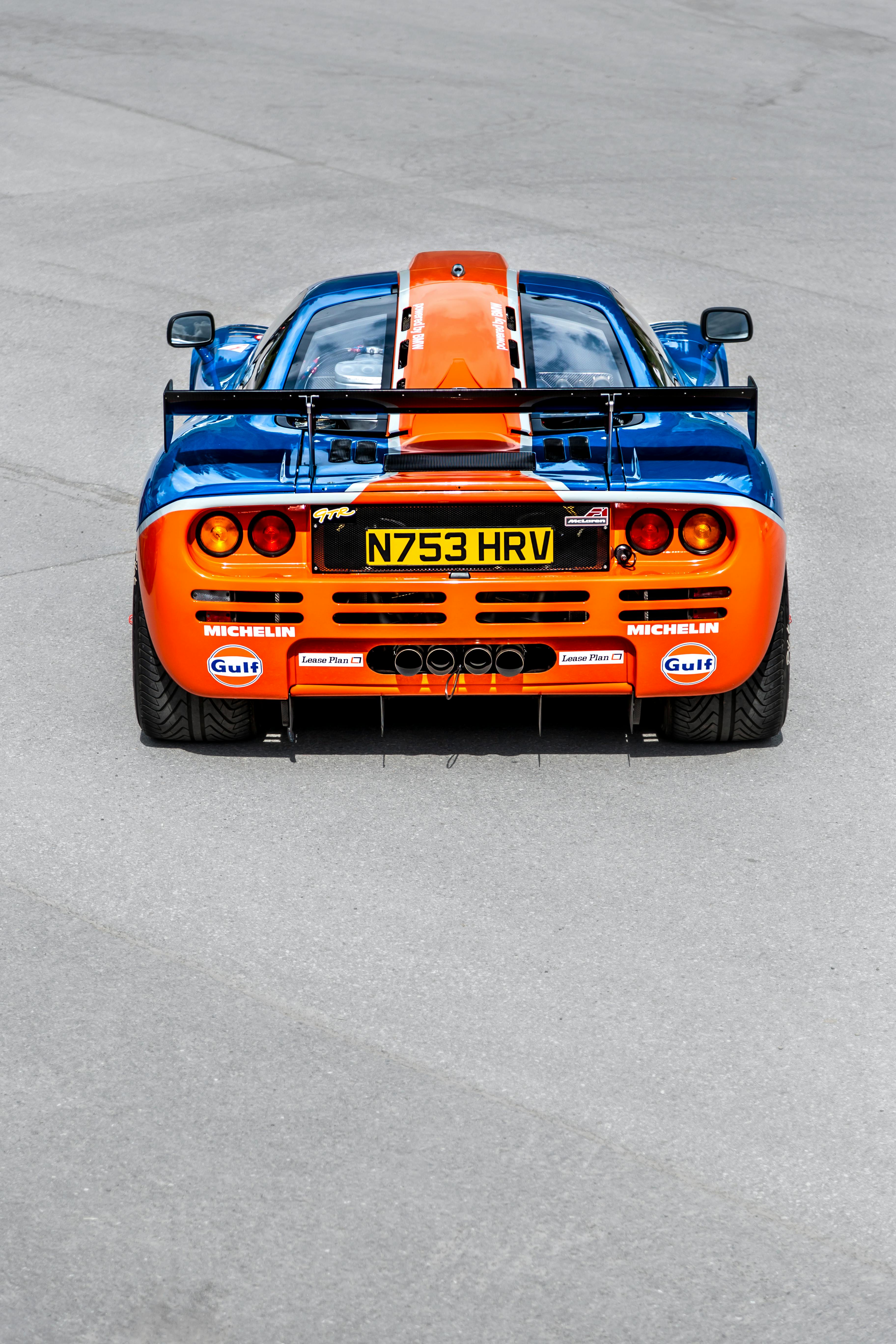 Vibrant Classic Racing Car Rear View · Free Stock Photo