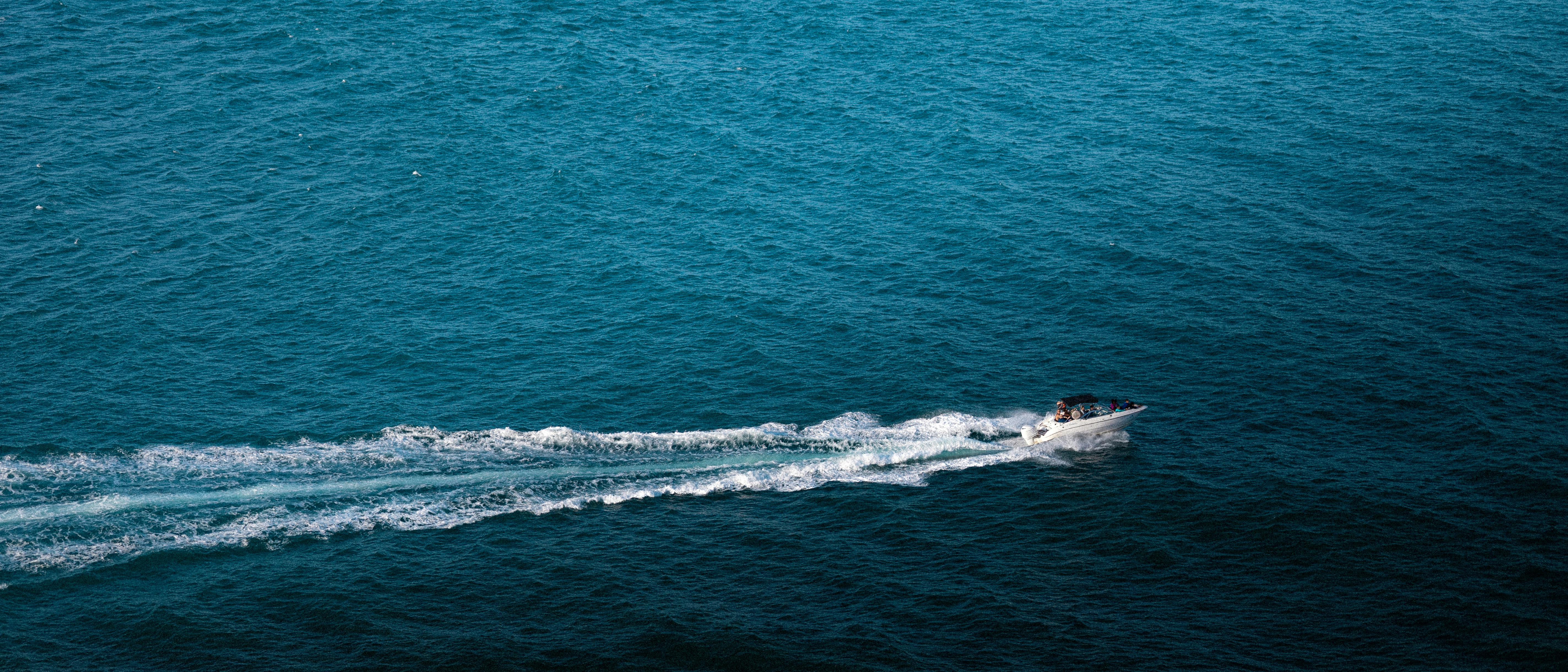 Speedboat Cutting Through Blue Ocean in Bahia · Free Stock Photo