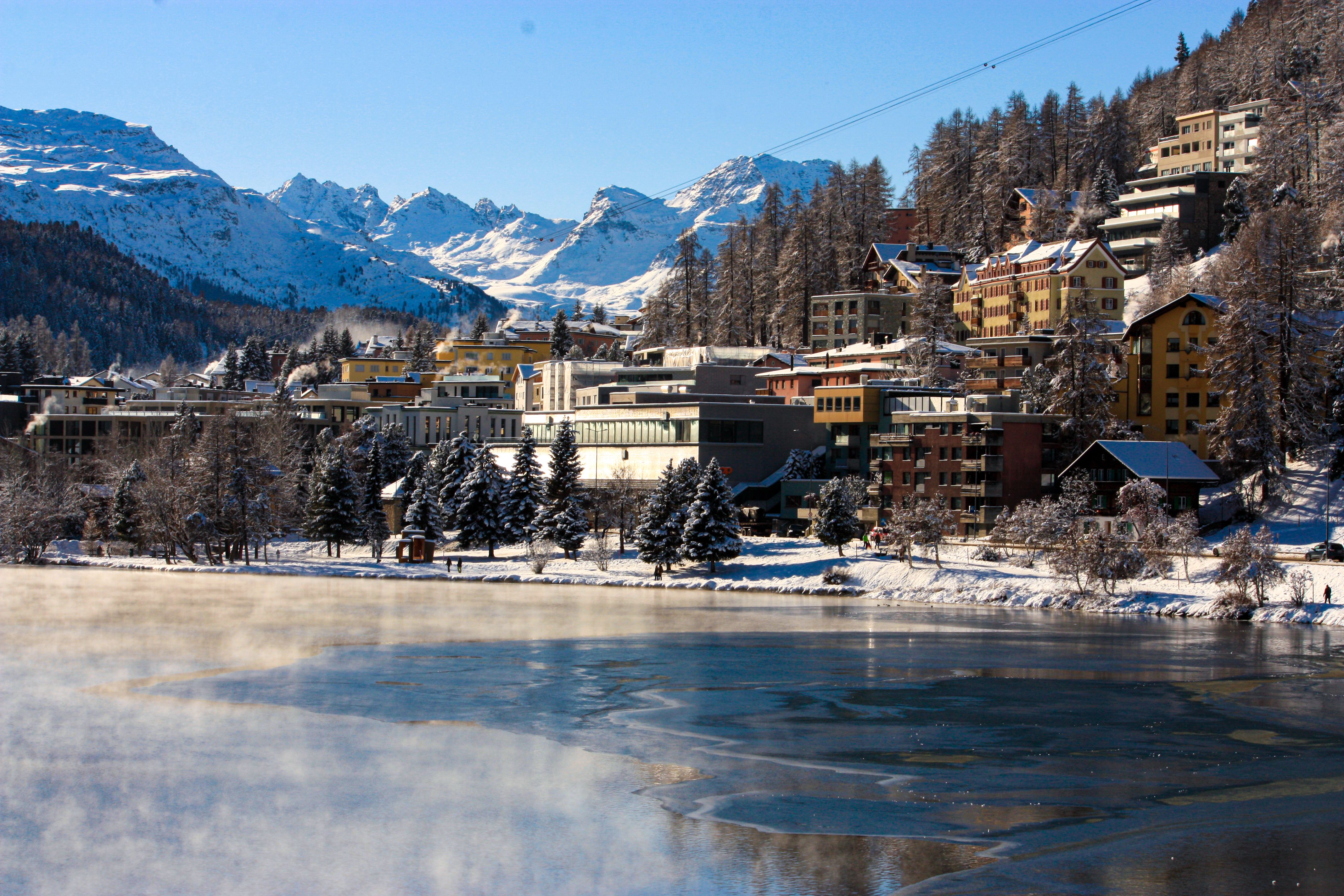 Paisagem De Inverno Em St. Moritz, Suíça · Foto profissional gratuita