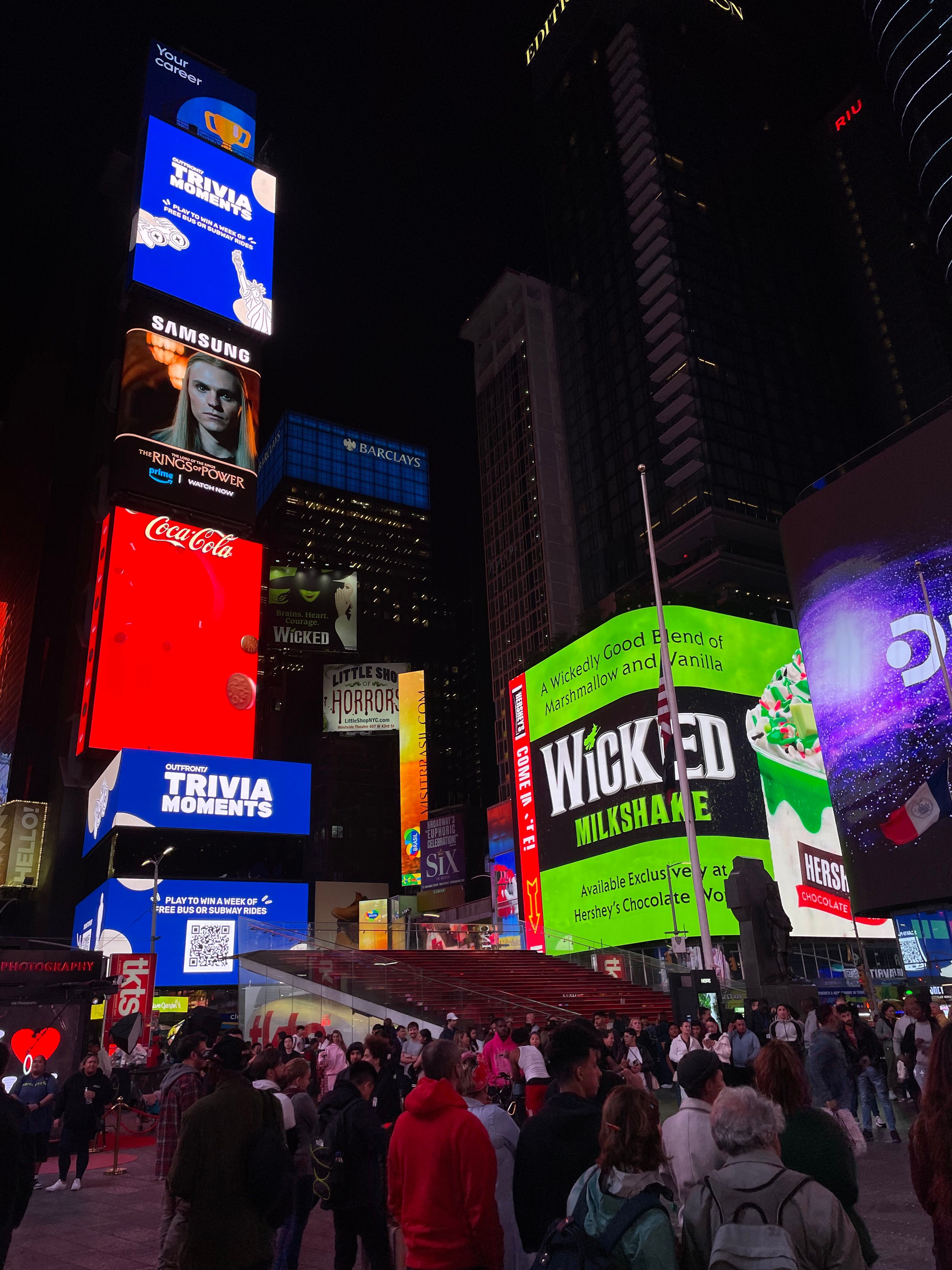 Vivid Night Scene in Times Square, New York City · Free Stock Photo