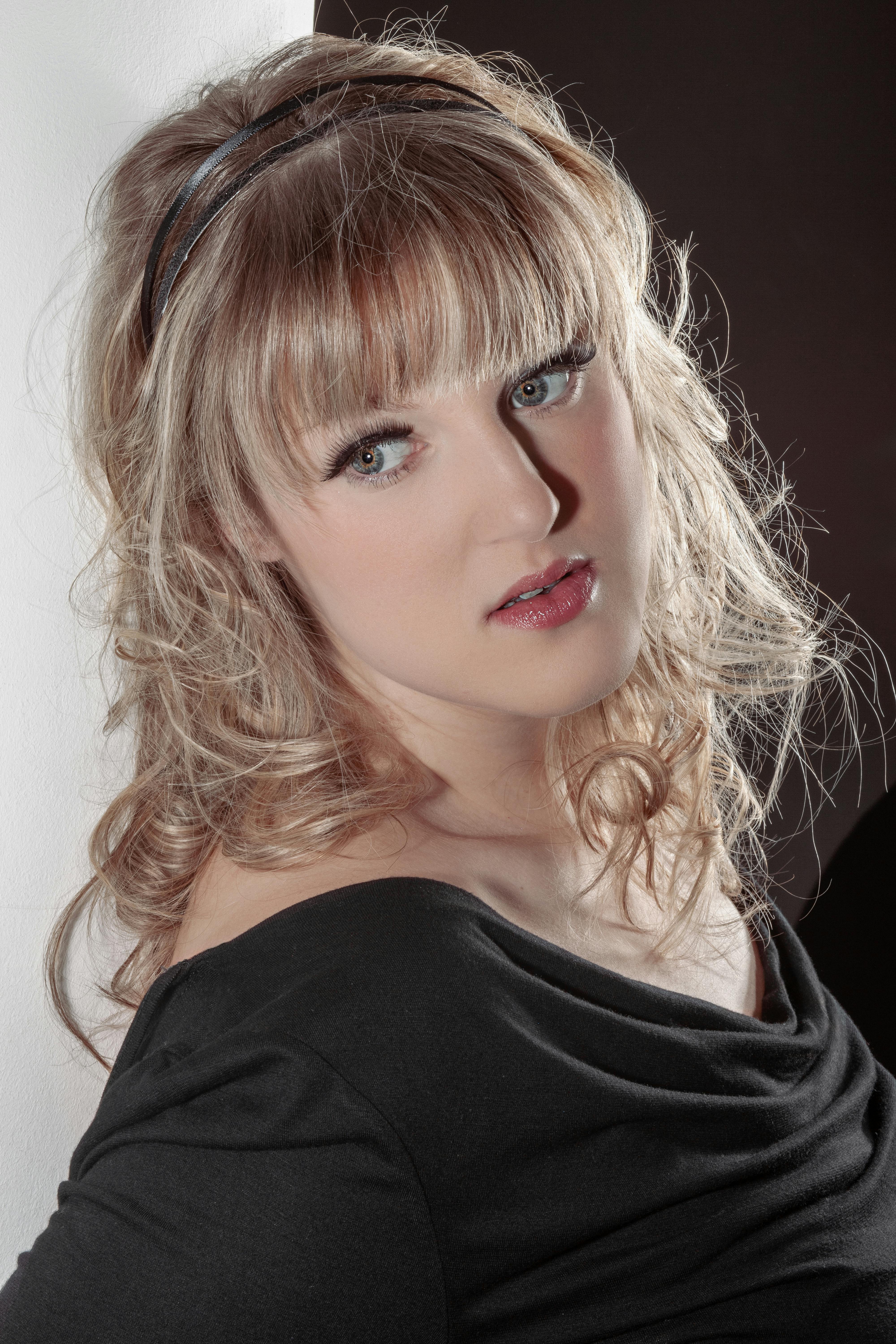 Model Side View Headshot Photos, Download The BEST Free Model Side View ...