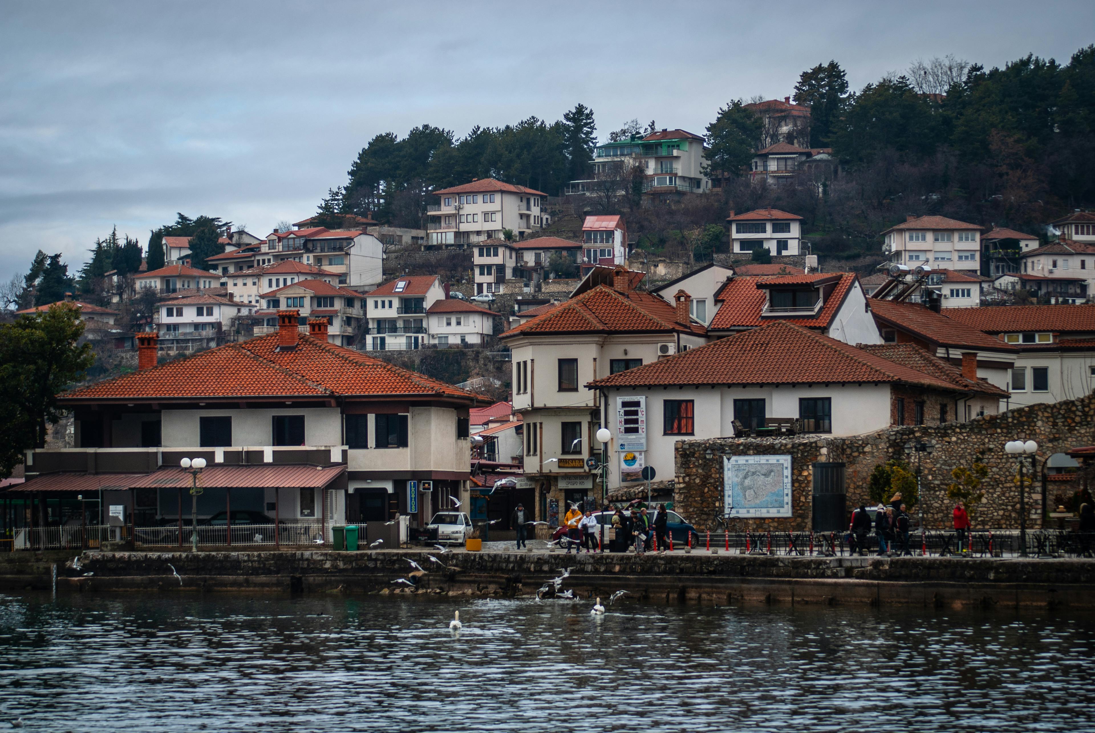 Charming Lakeside View of Ohrid's Historic Architecture · Free Stock Photo