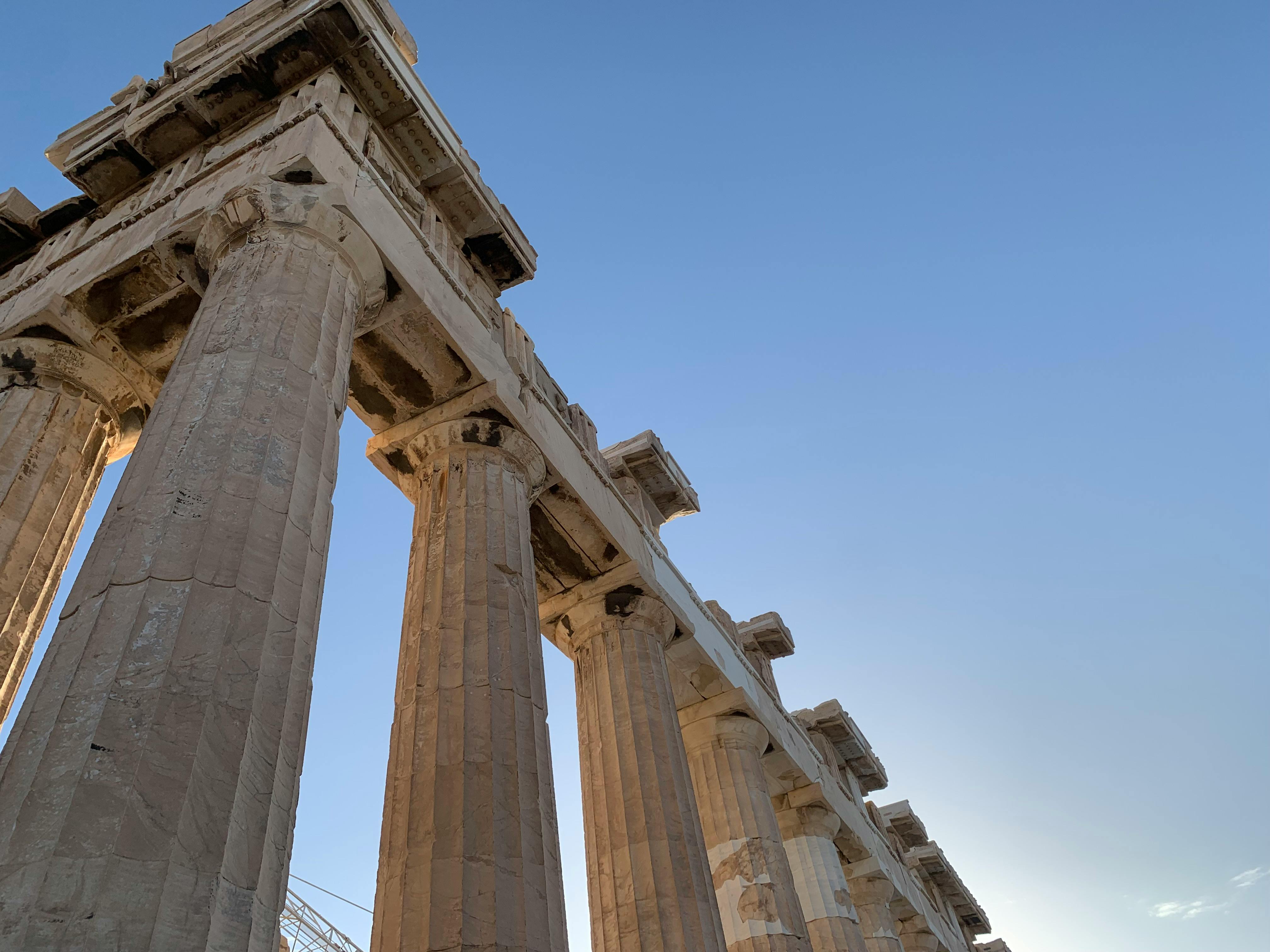 Colunas Antigas Do Partenon Em Atenas, Grécia · Foto profissional gratuita