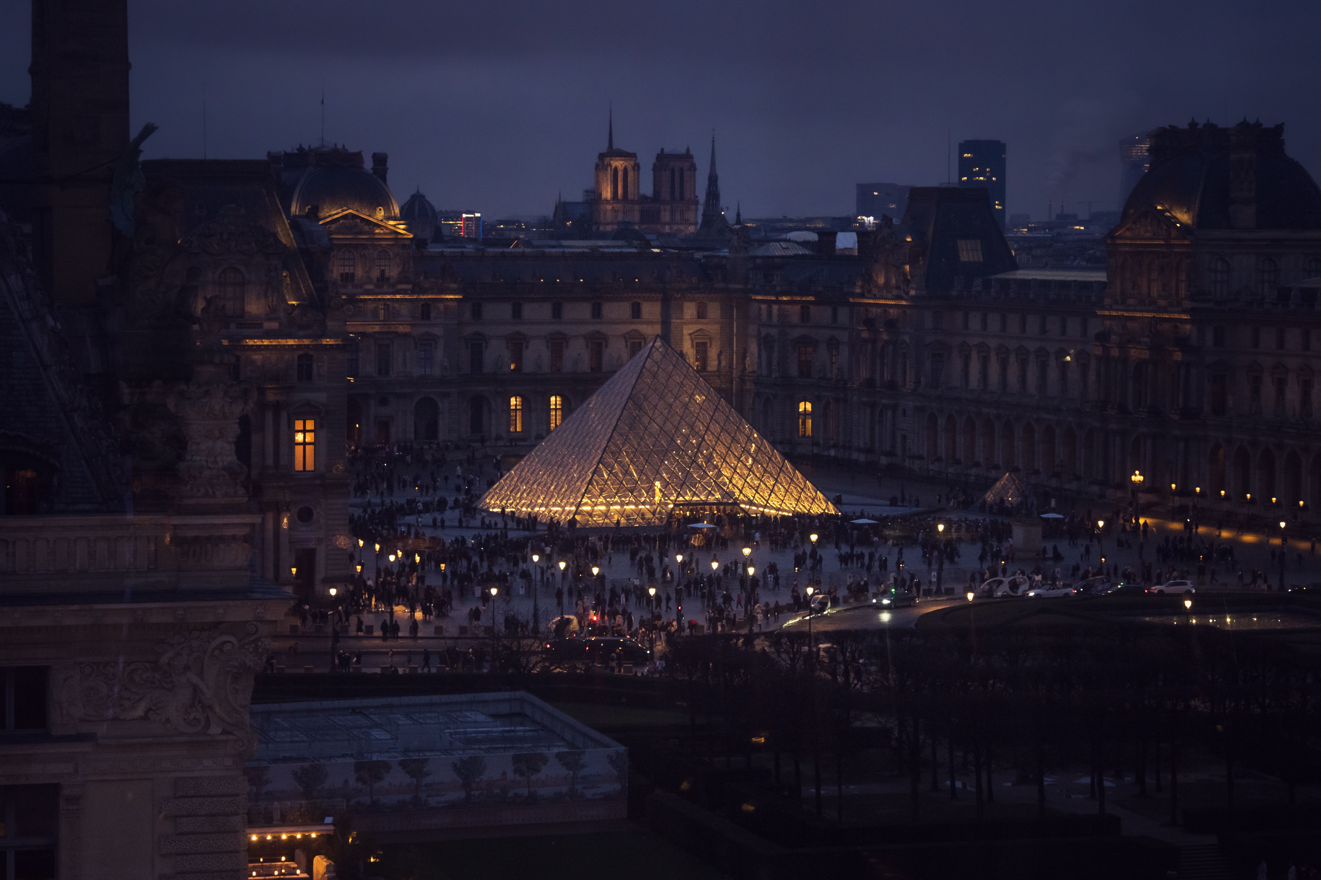 Evening View of the Louvre Pyramid, Paris · Free Stock Photo