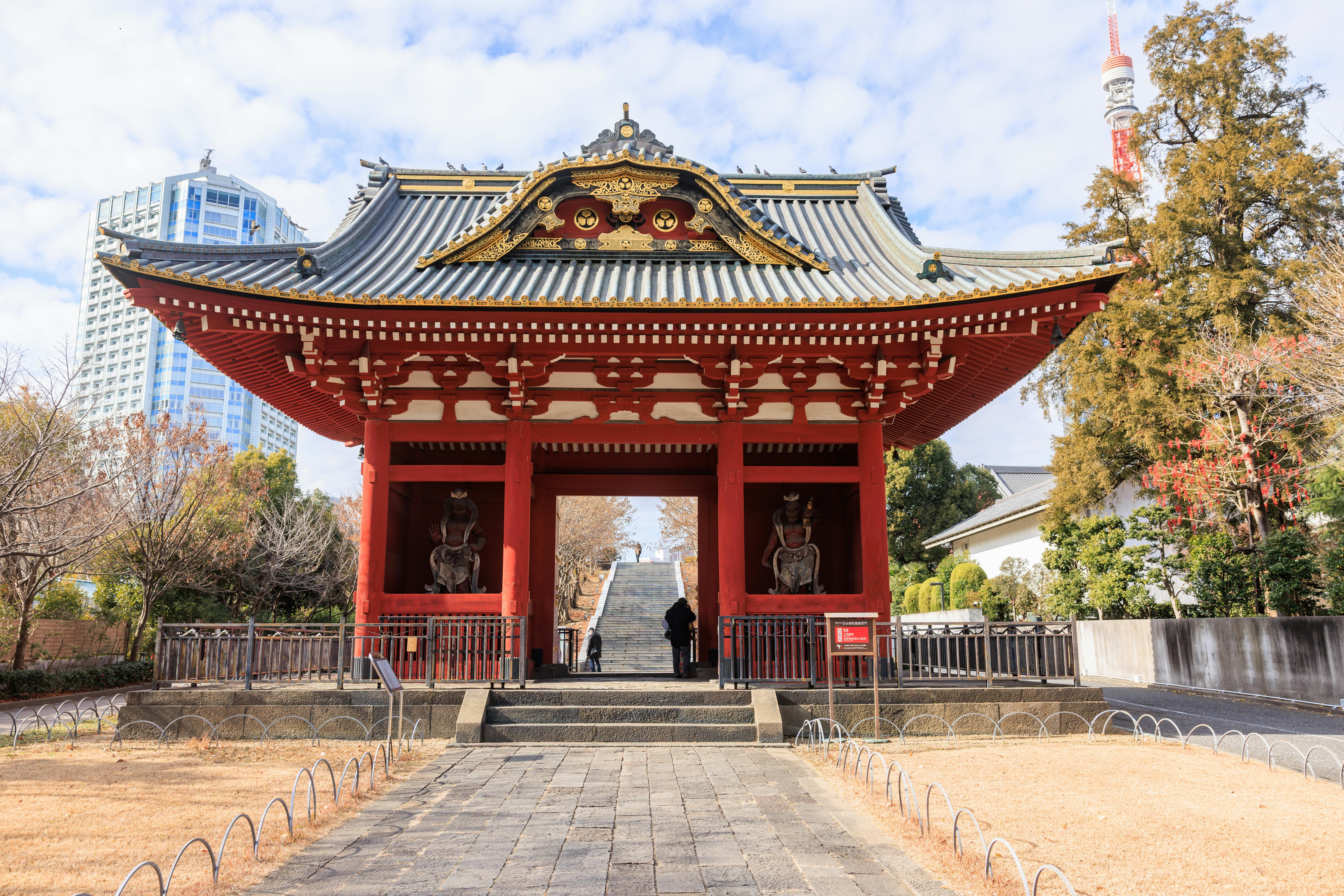 Traditional Japanese Temple Gate in Minato, Tokyo · Free Stock Photo