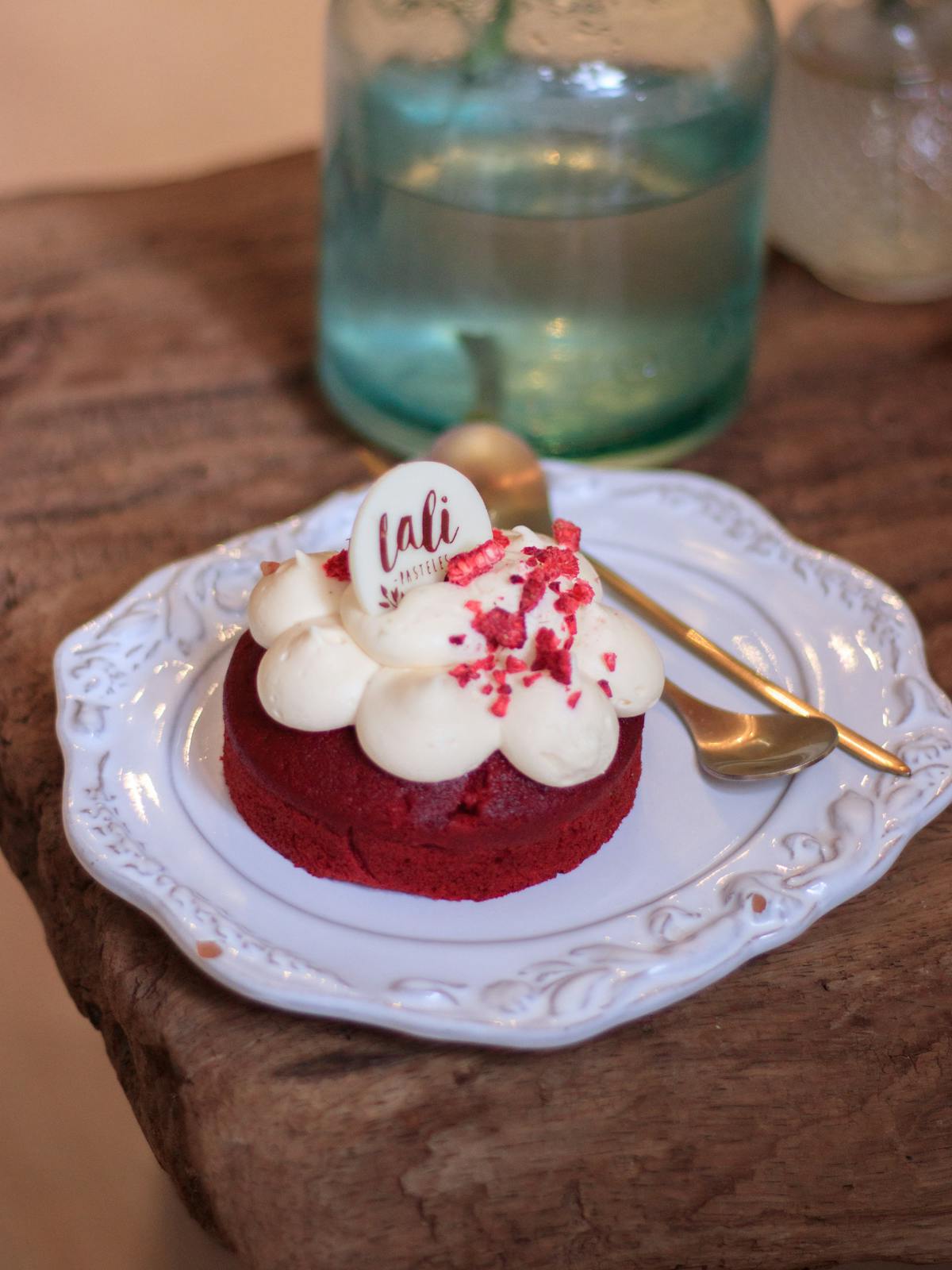 Red Velvet Cake With Cappuccino Photos, Download The BEST Free Red ...