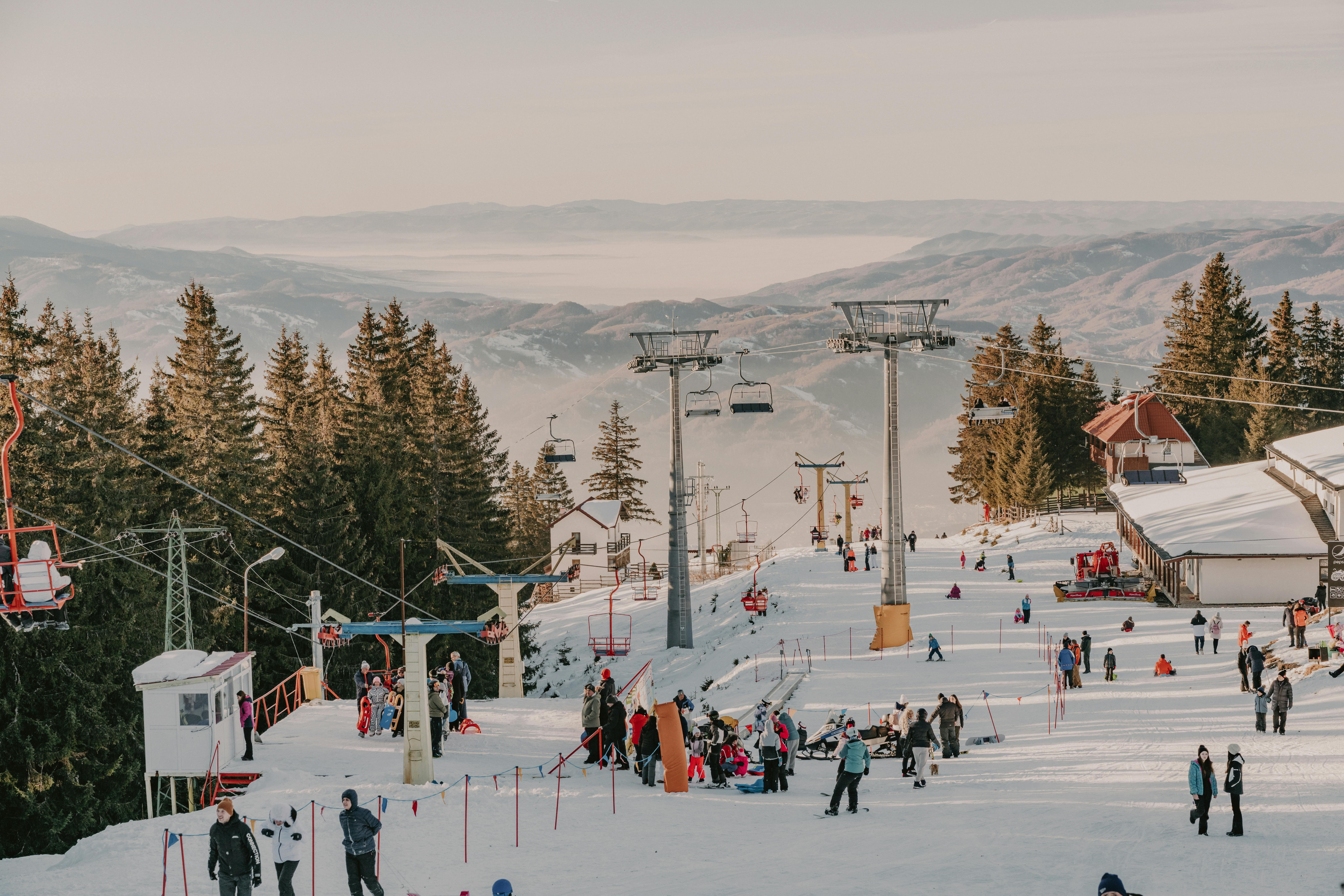 Scenic Ski Resort in Parâng Mountains, Romania · Free Stock Photo