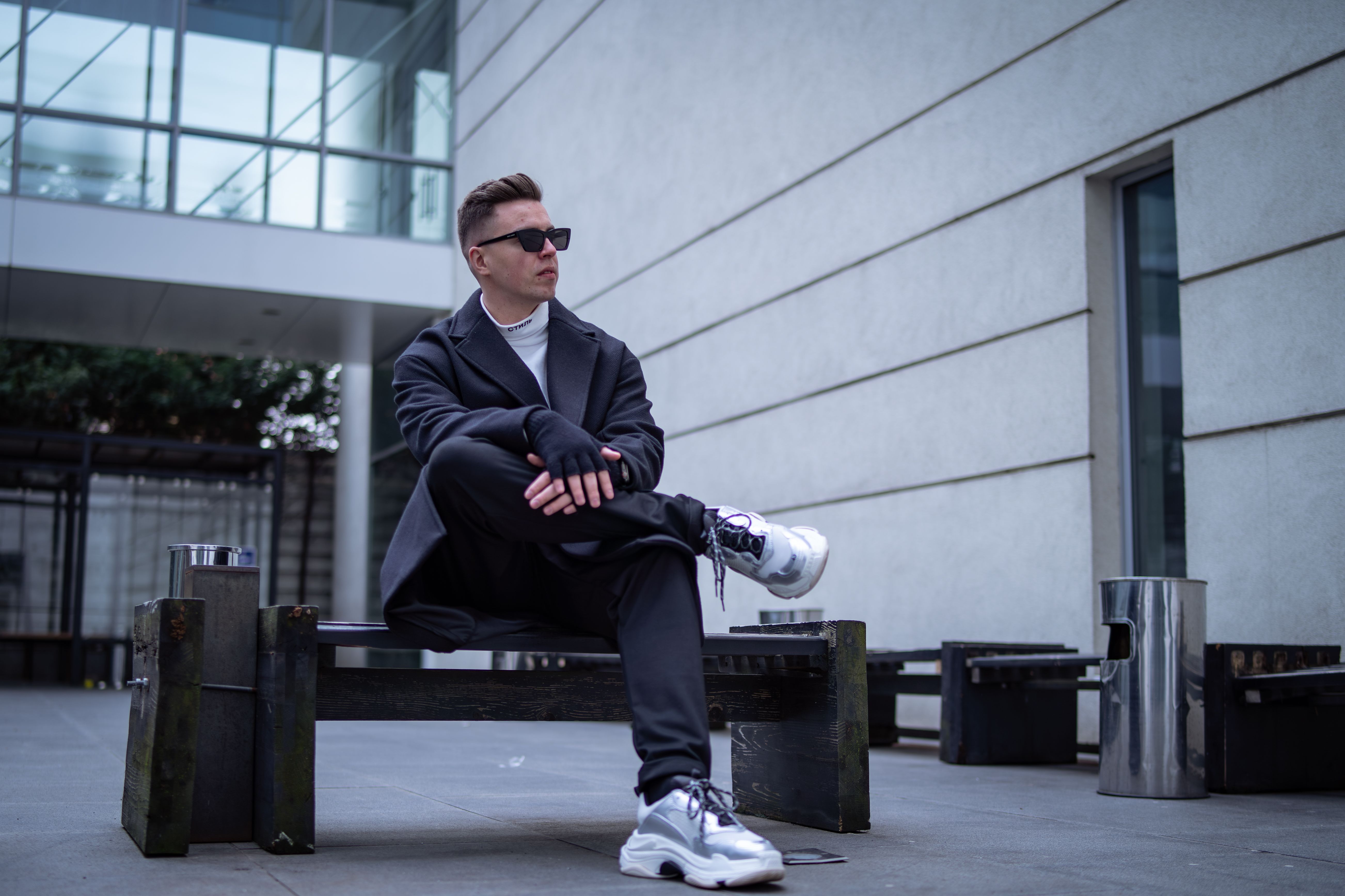 Stylish Man in Urban Setting with Modern Attire · Free Stock Photo