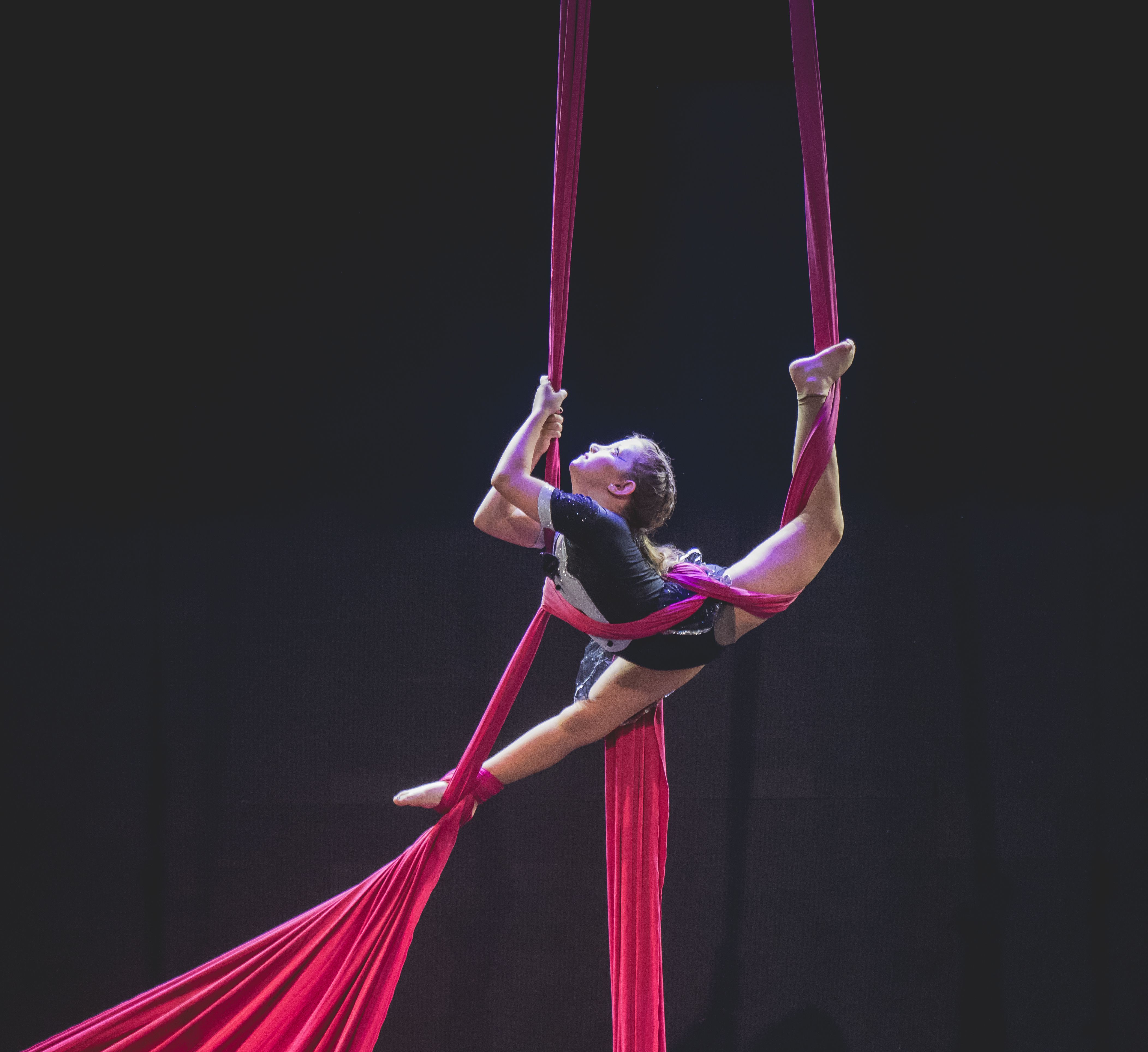 Foto de stock gratuita sobre acrobacia, acrobacia aérea, acróbata ...