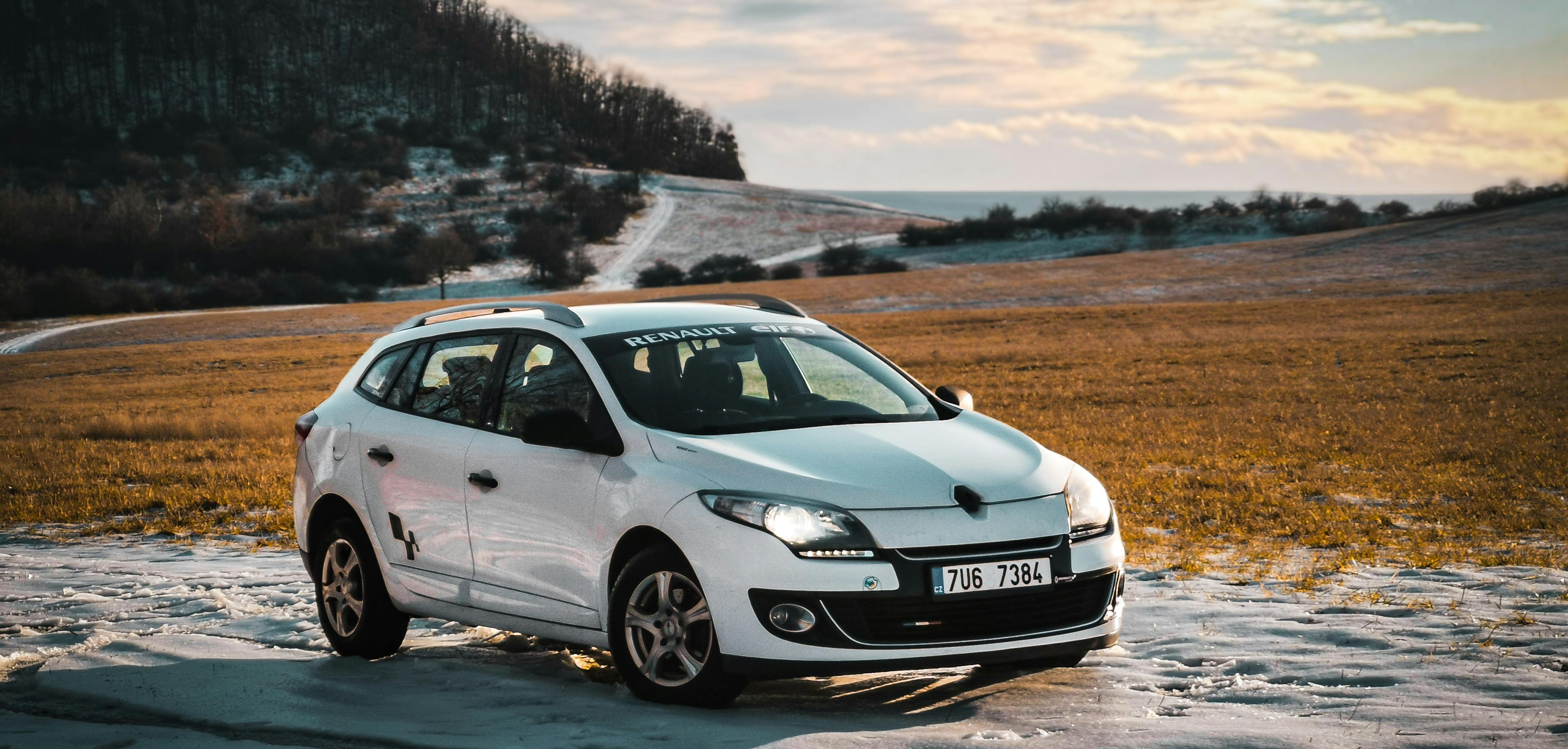 Renault Car in Snowy Czech Winter Landscape · Free Stock Photo