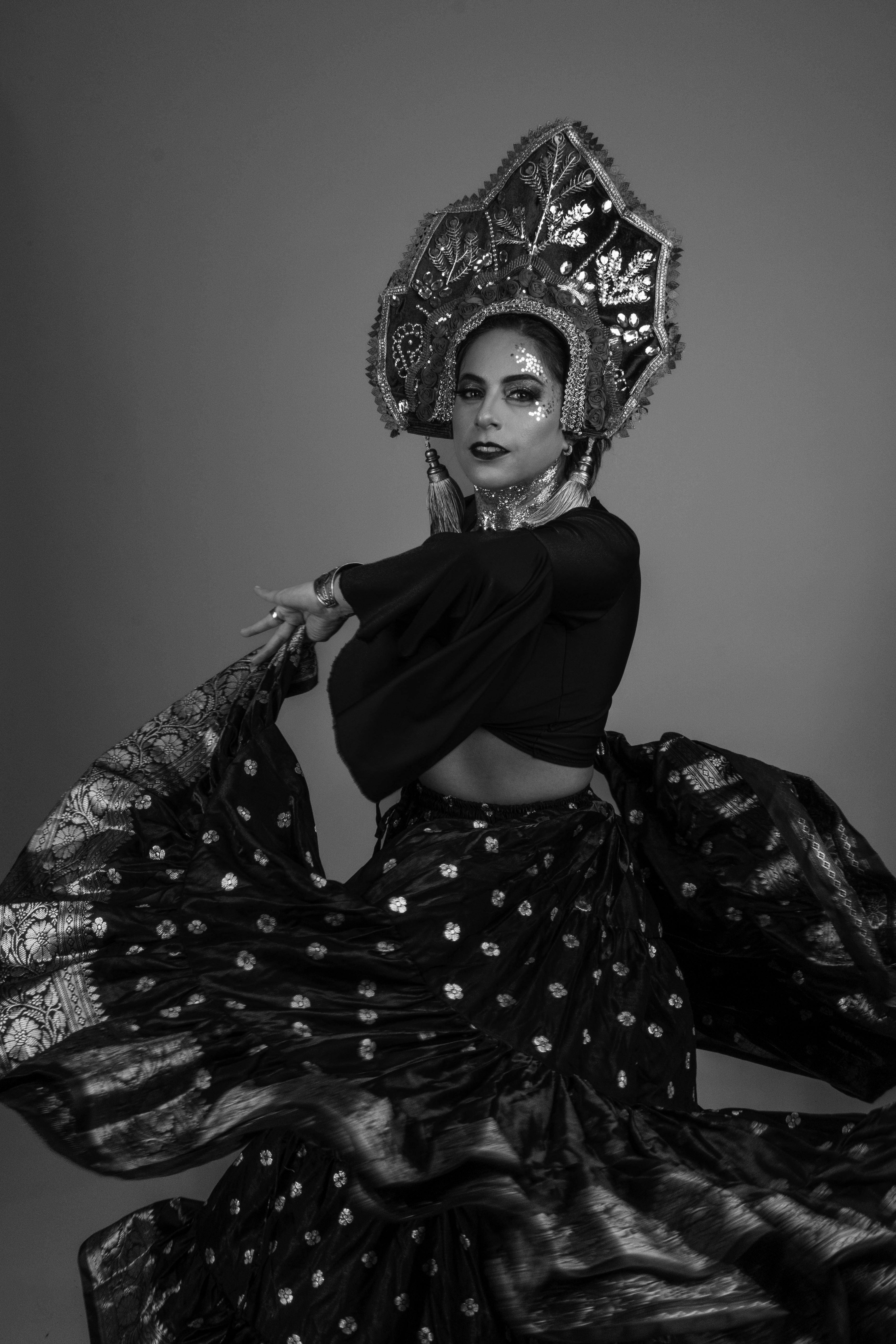 Elegant Romani Dancer in Traditional Attire · Free Stock Photo