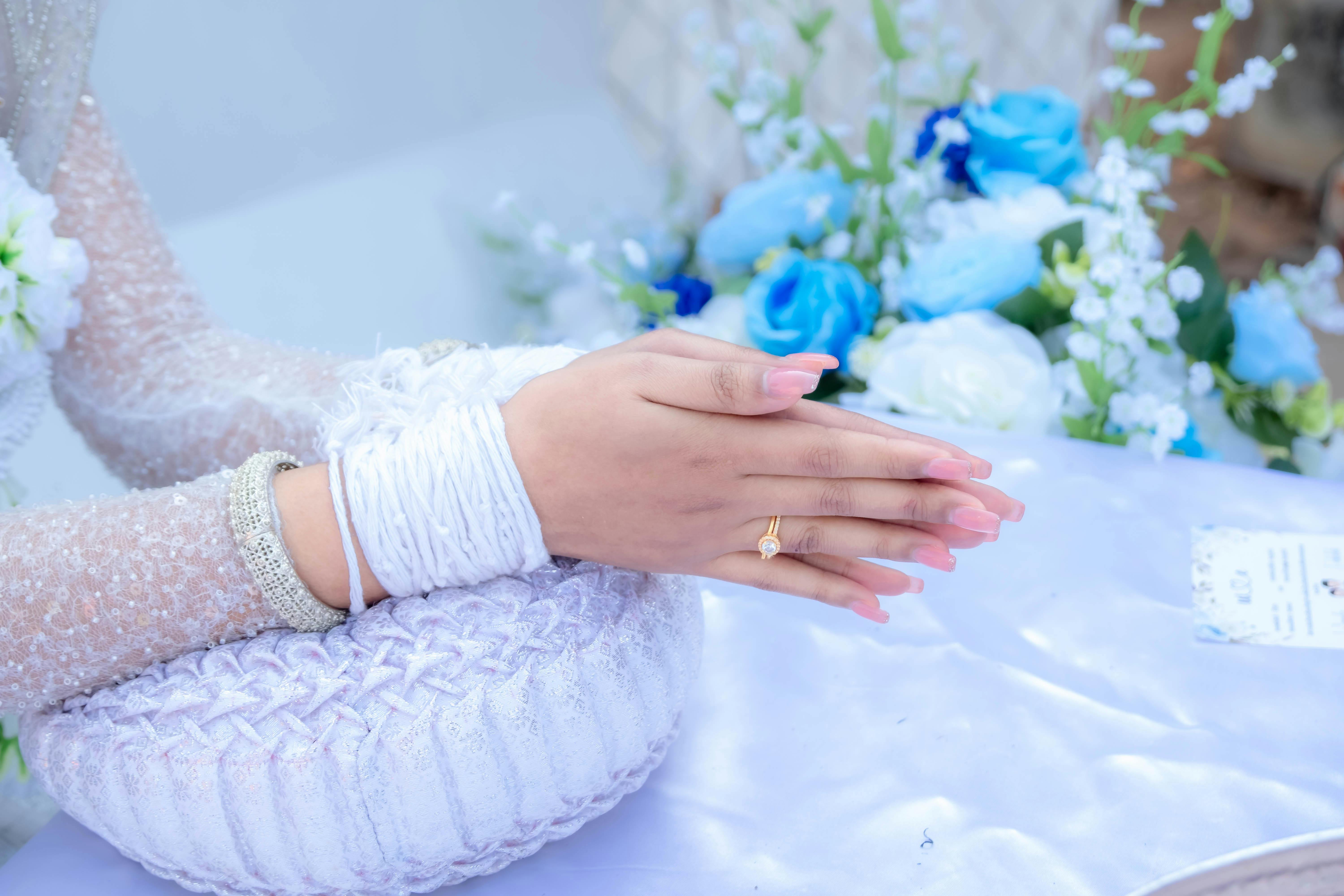 Ring With Flowers Photos, Download The BEST Free Ring With Flowers ...