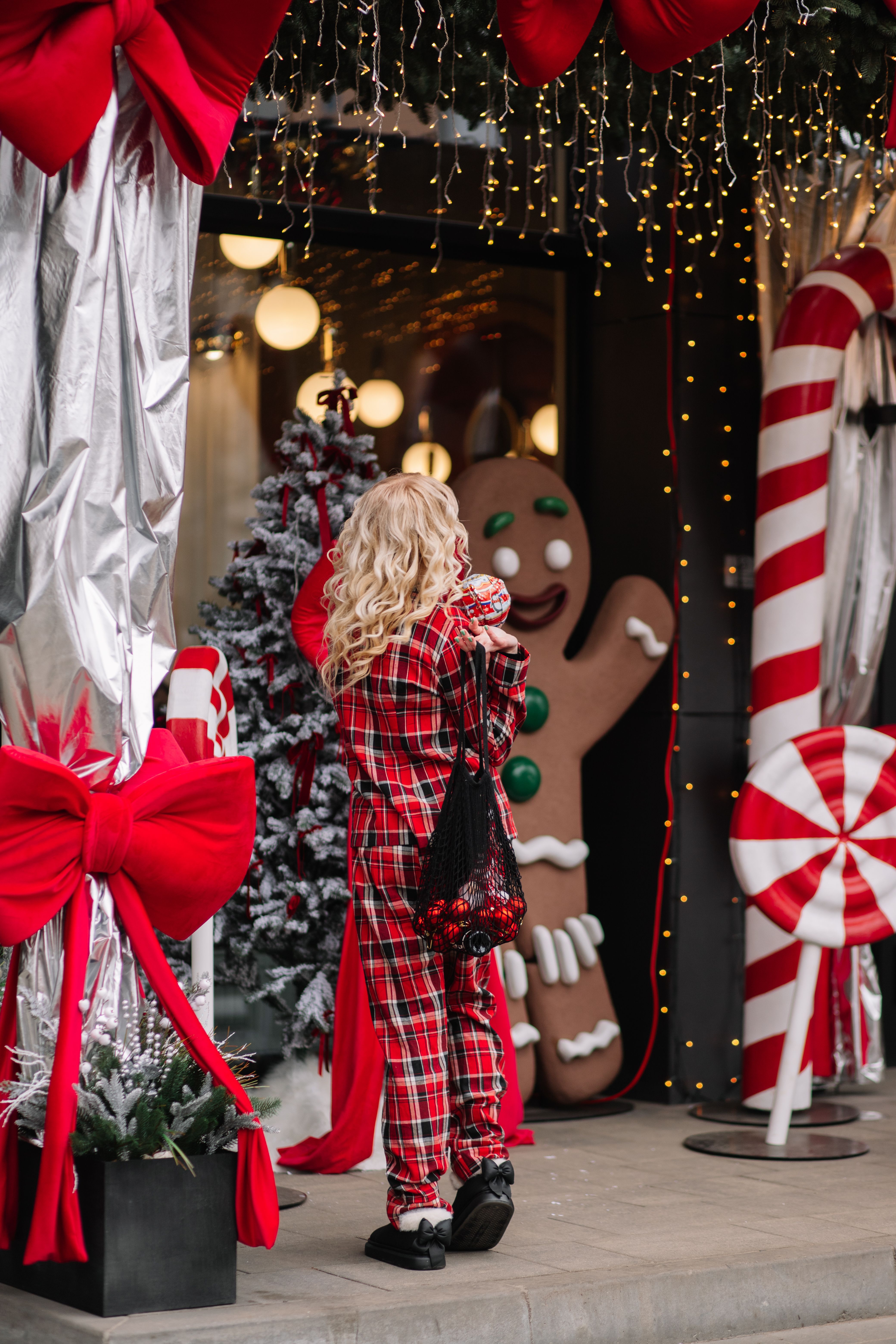 Festive Christmas Storefront with Decorations · Free Stock Photo