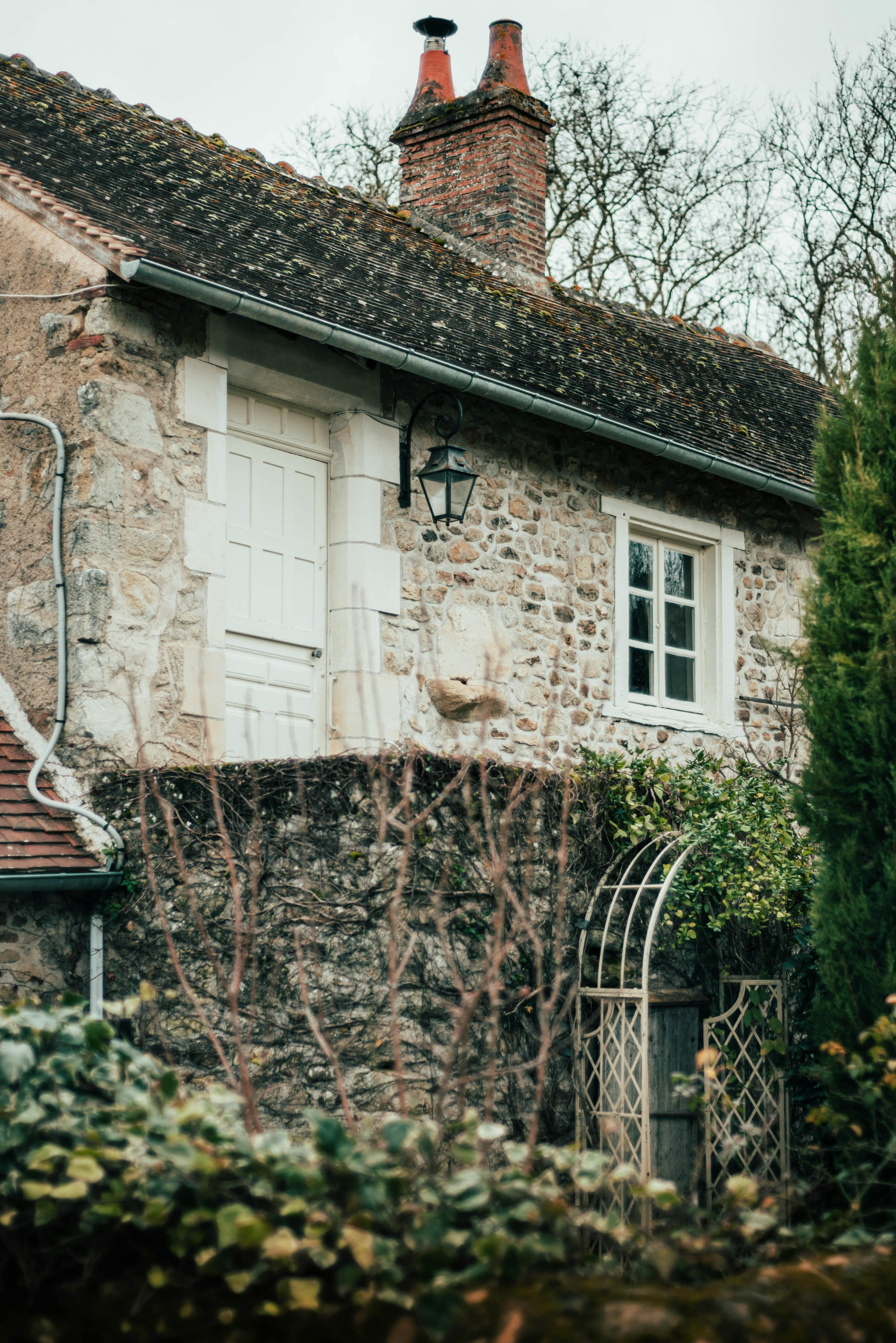 Charming Rustic Stone Cottage in Countryside · Free Stock Photo