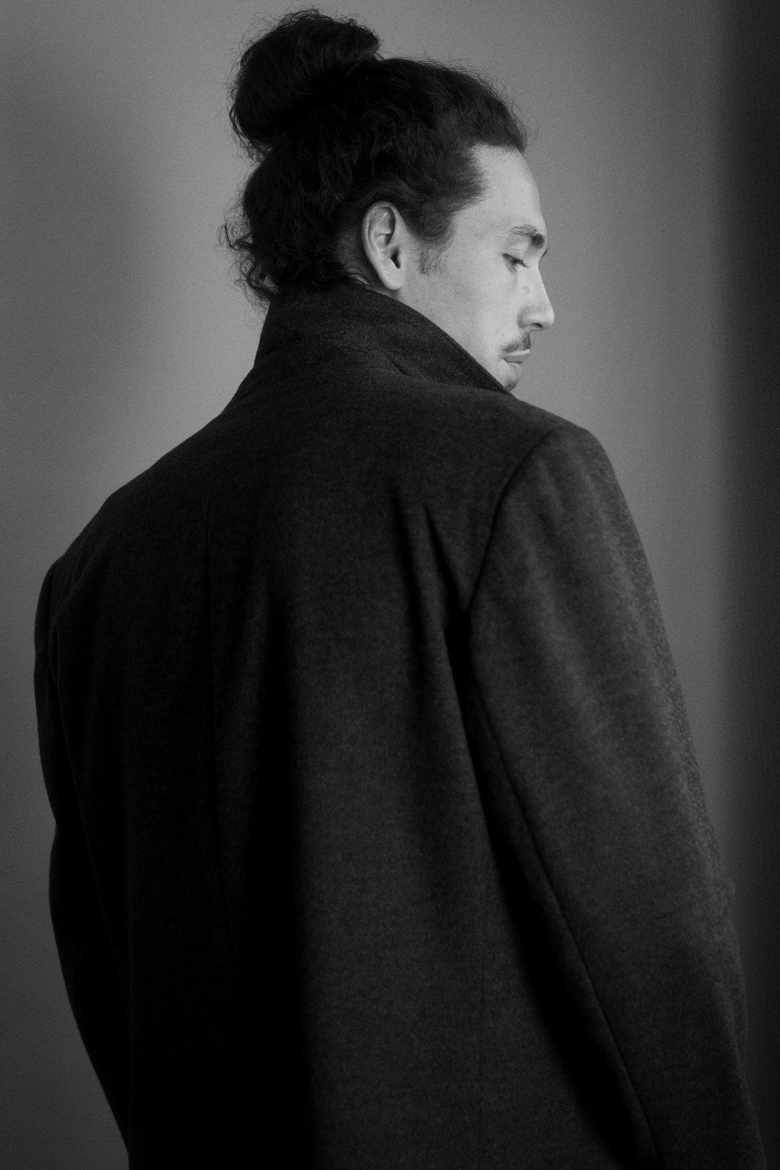 Elegant Back Profile Portrait in Black and White · Free Stock Photo