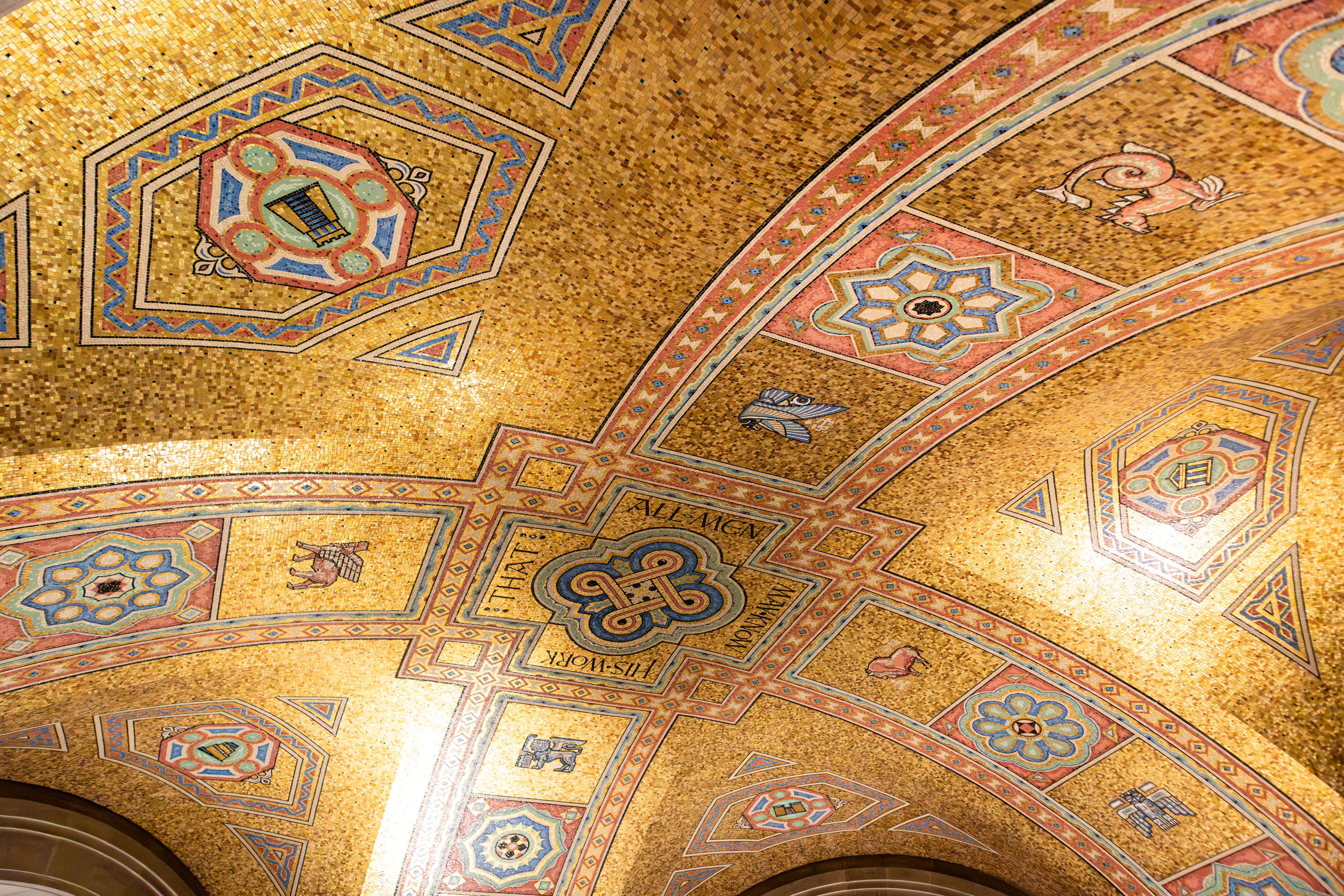 Techo De Mosaico Intrincado En El Museo De Toronto · Foto de stock gratuita